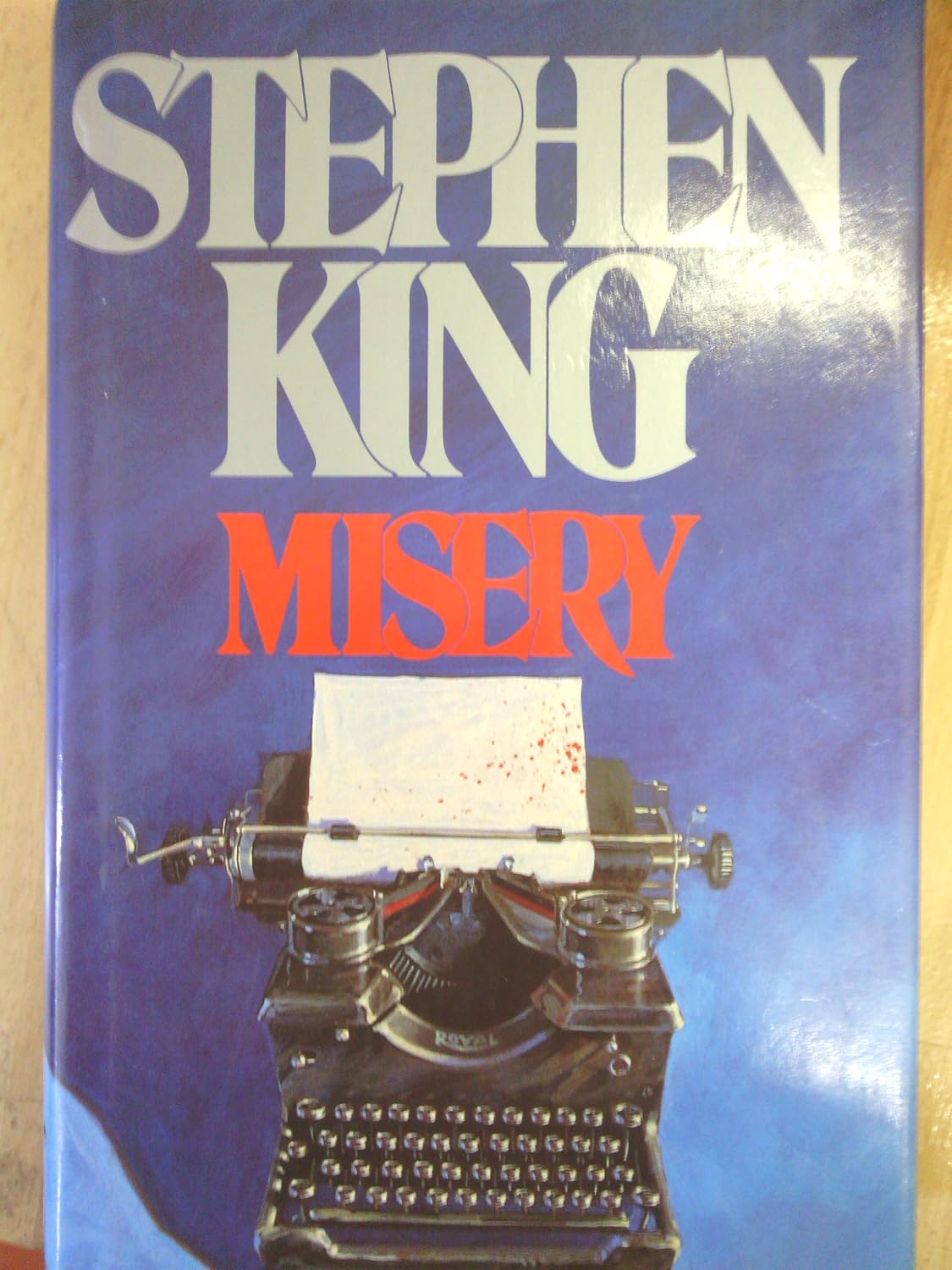 Misery: King, Stephen: 9780517033609: Amazon.com: Books