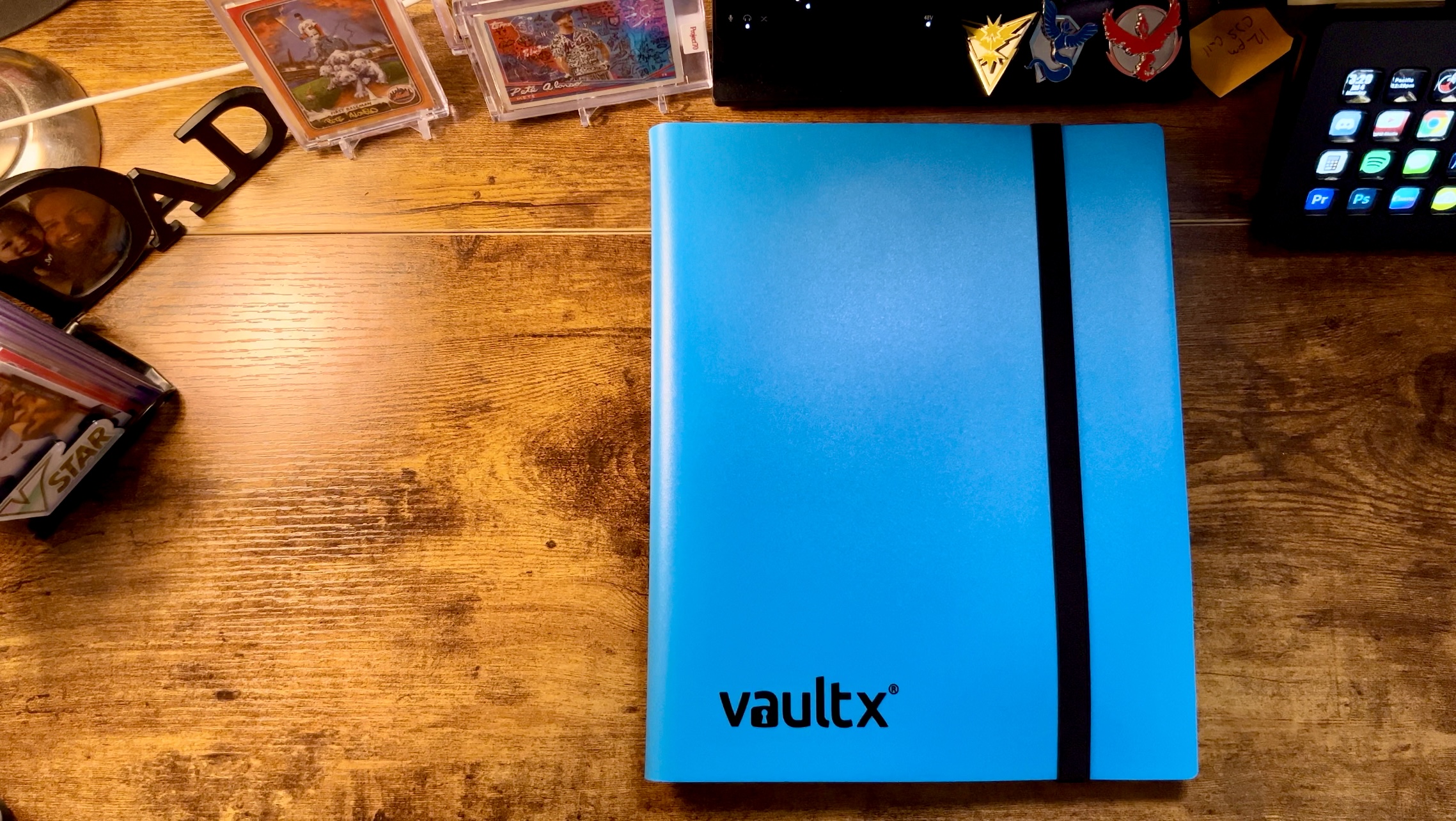 Snapklik.com : Vault X Binder - 9 Pocket Trading Card Album Folder ...