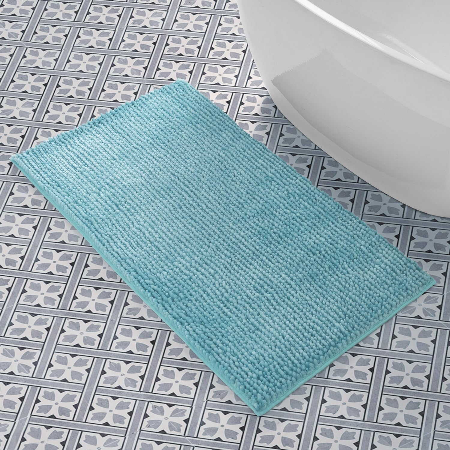 Amazon.com: Laura Ashley Butter Chenille Bath Rug, Absorbent Shaggy ...