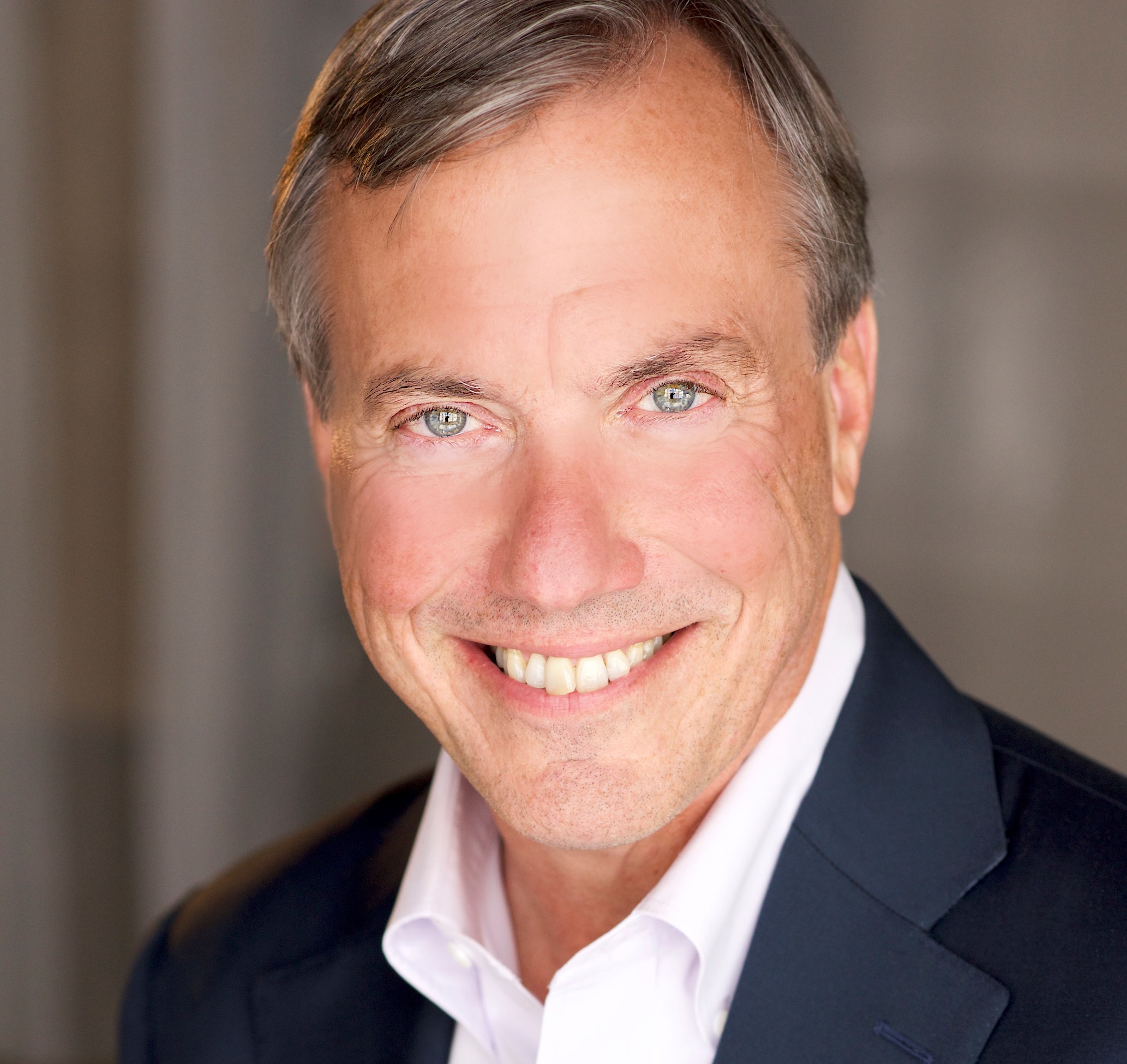 Amazon.com: Victor Assad: books, biography, latest update