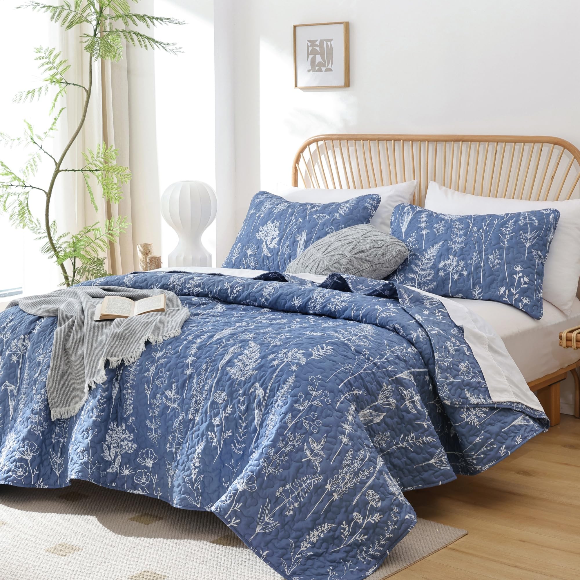 Amazon.com: JANZAA Quilts Queen Size Infinity Blue Floral Queen Quilt ...