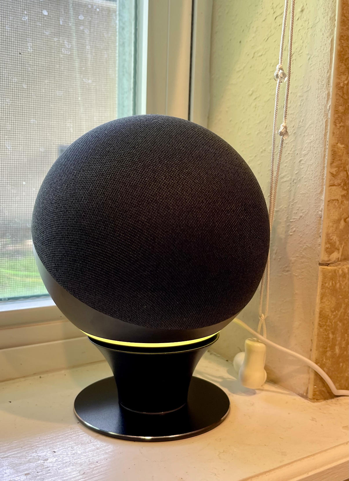Amazon.com: Stand for All-New Echo (4th Gen) Black ES015-01 : Electronics
