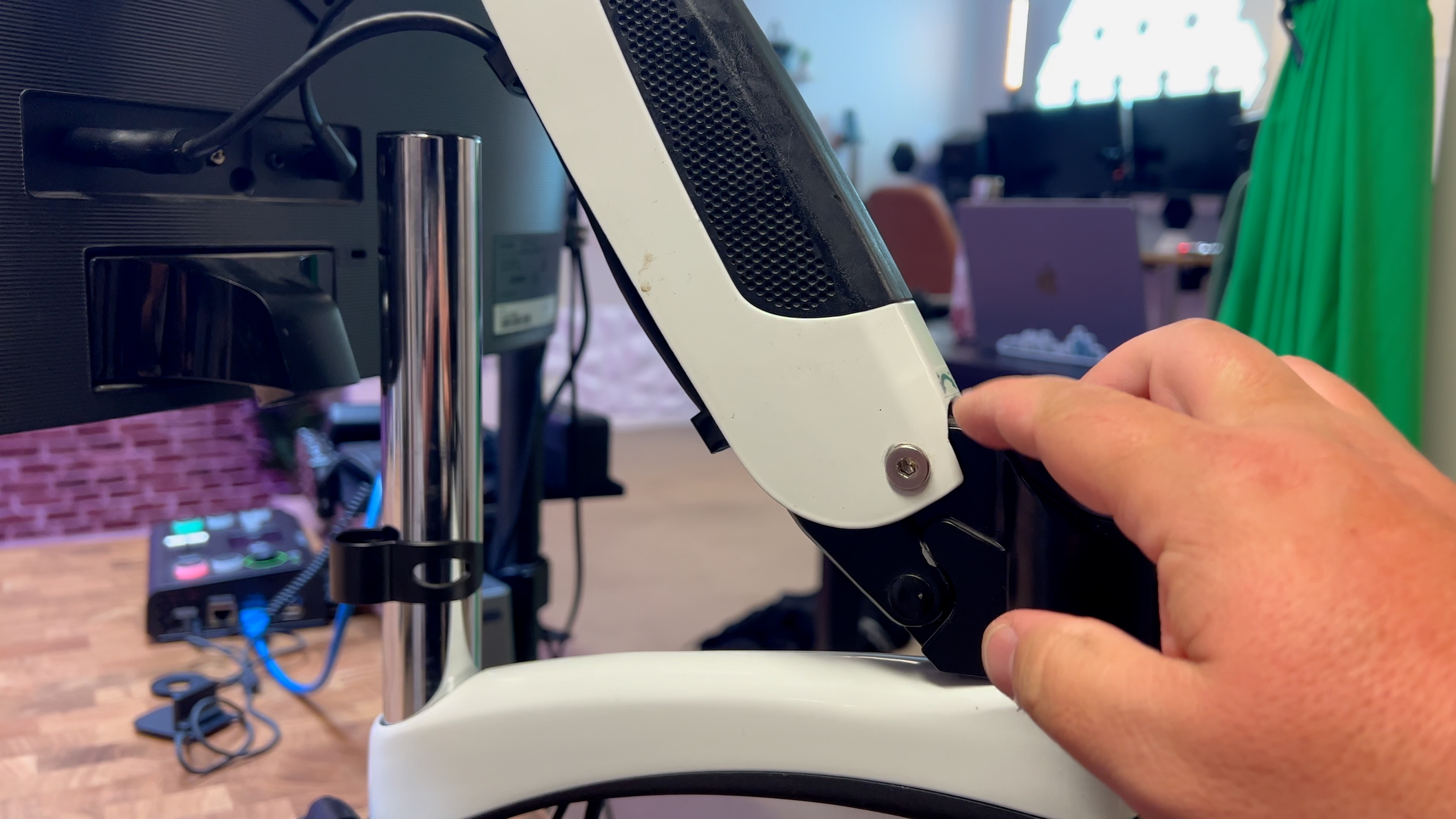 Watch Monitor Stand that moves easily and looks cool on Amazon Live