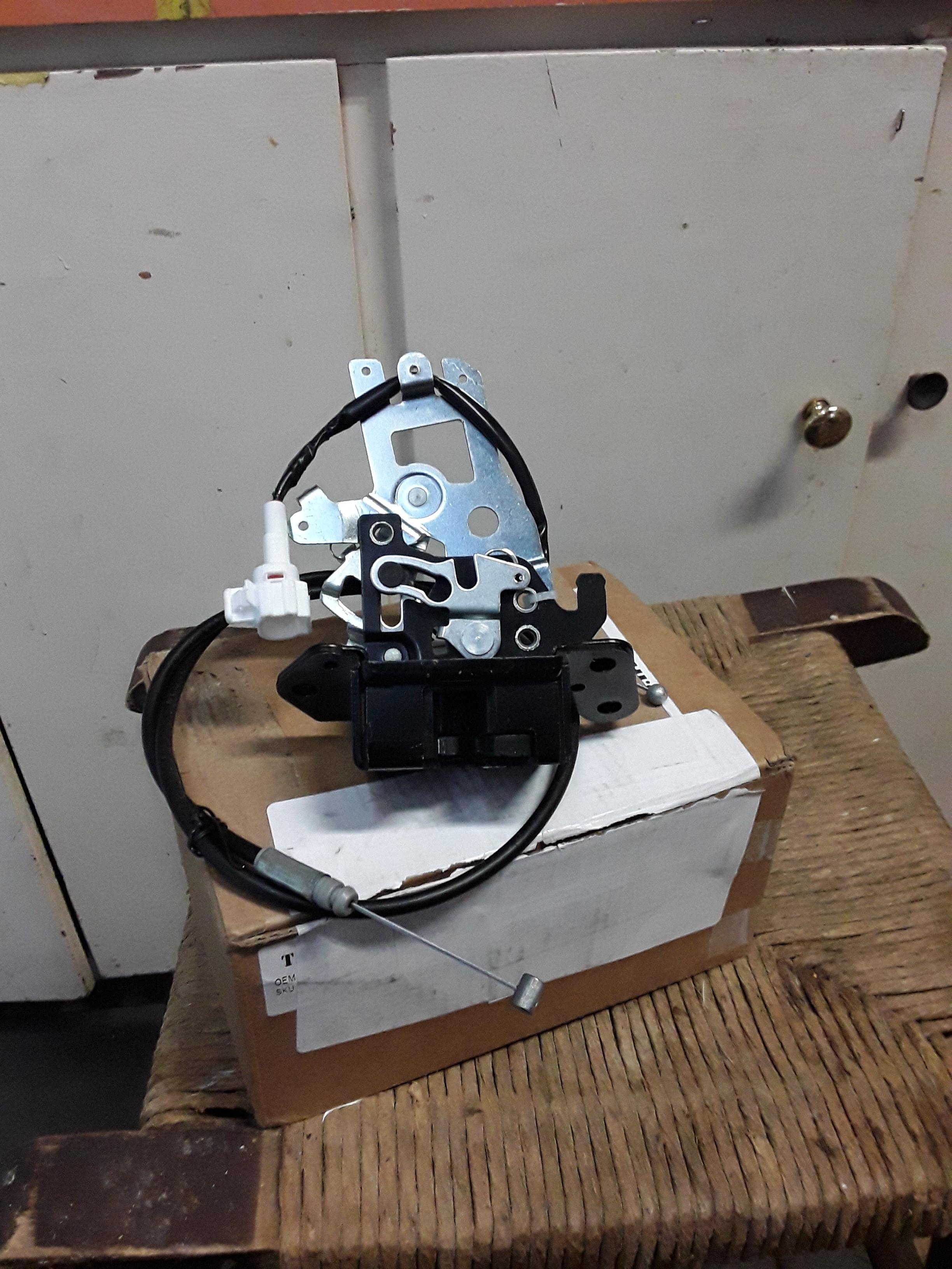 Amazon.com: TAMKKEN DLA1180 931-861 69301-0C010 64680-0C010 Liftgate ...