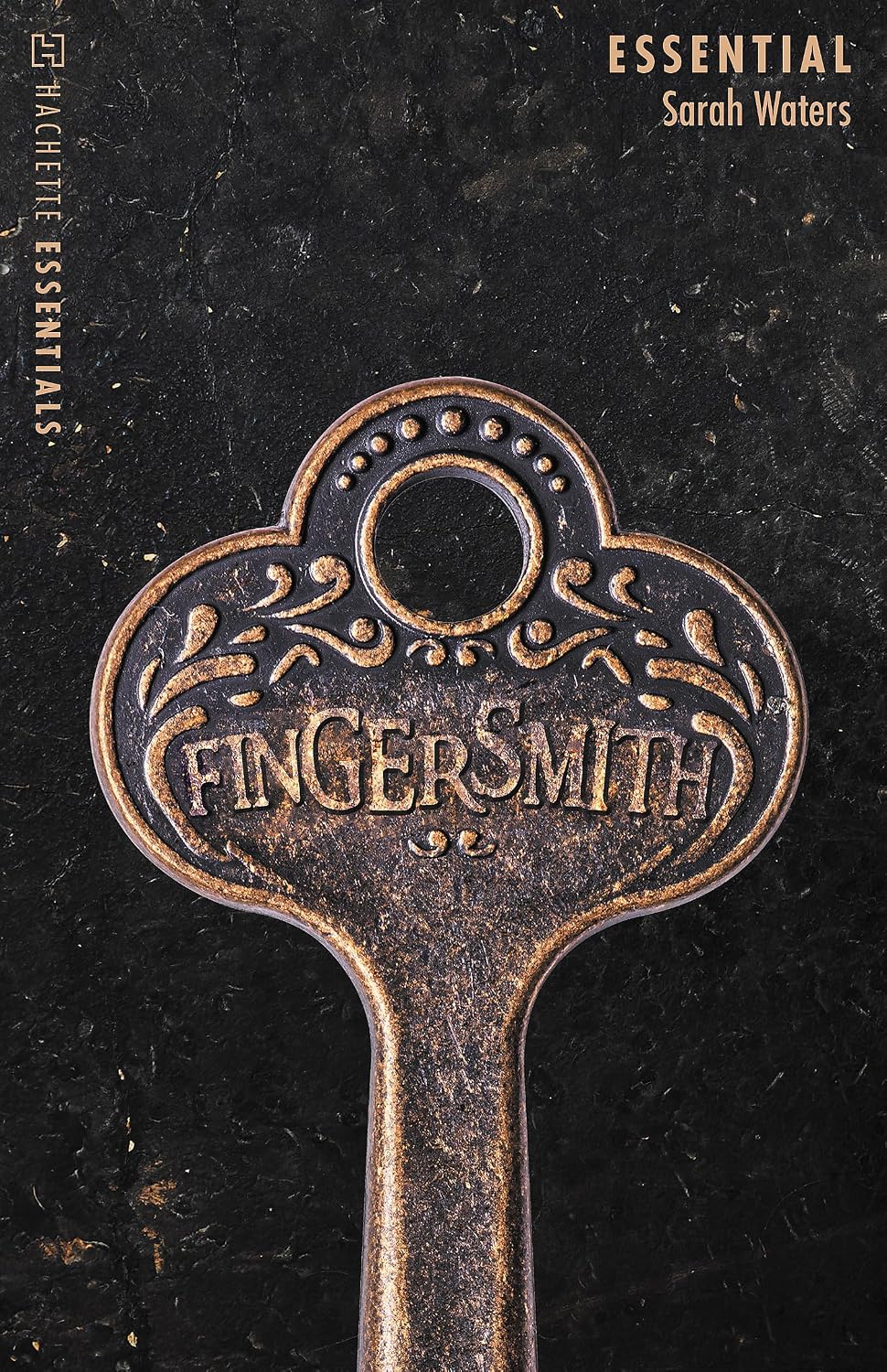 Fingersmith: Hachette Essentials : Waters, Sarah: Amazon.com.tr: Kitap