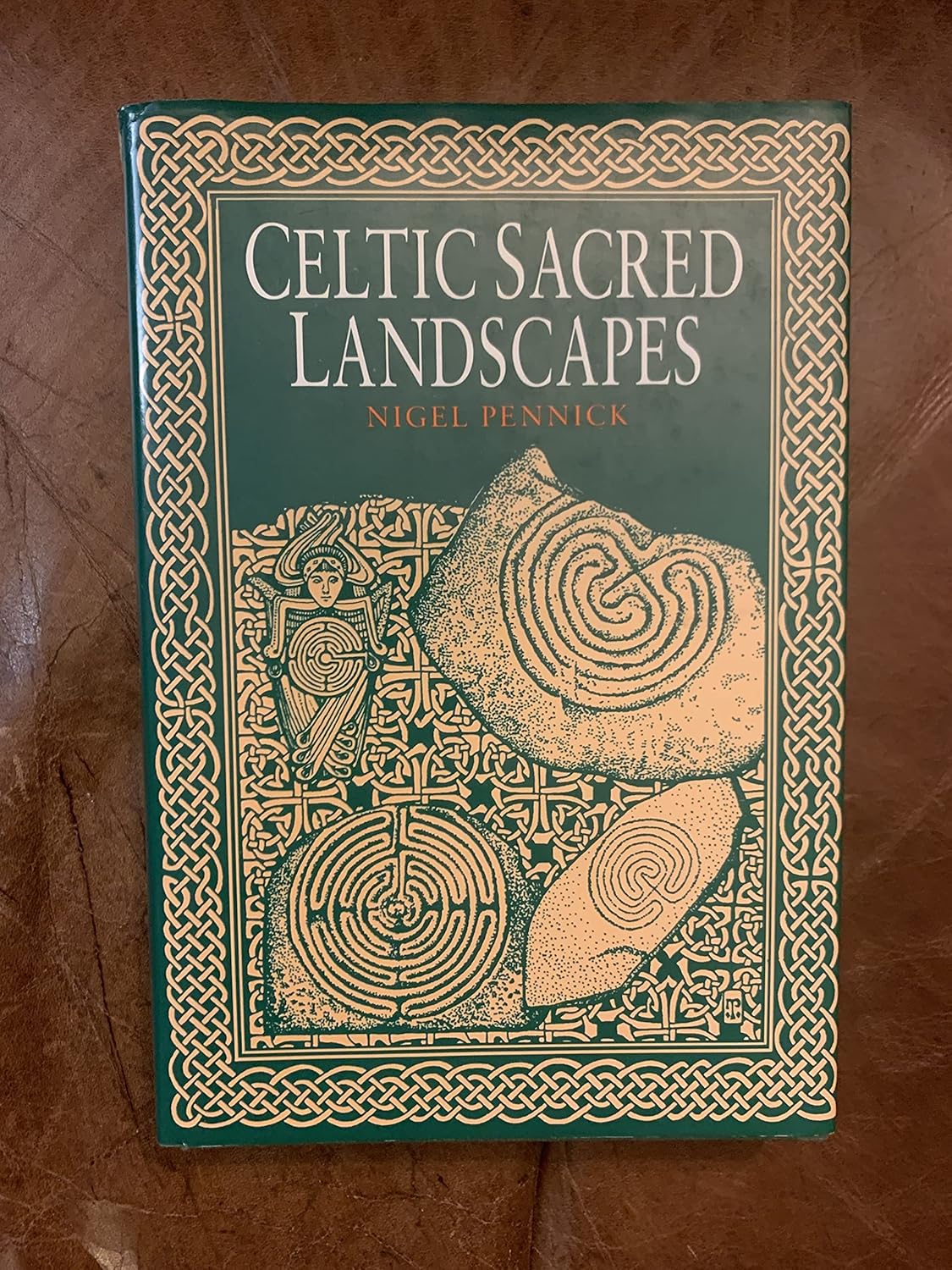 Amazon.com: Celtic Sacred Landscapes: 9780500016664: Pennick, Nigel: Books
