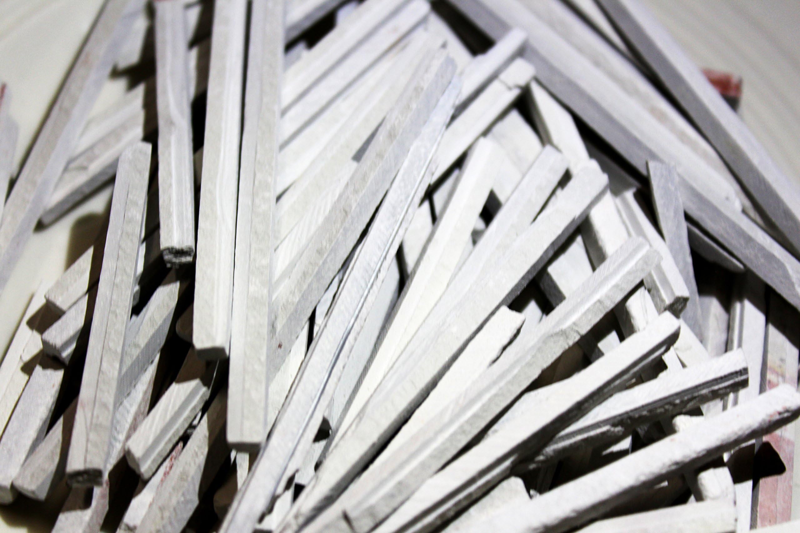 Amazon.com: Earthy Goodies Edible Thin Slate Chalk Pencils. White Slate ...