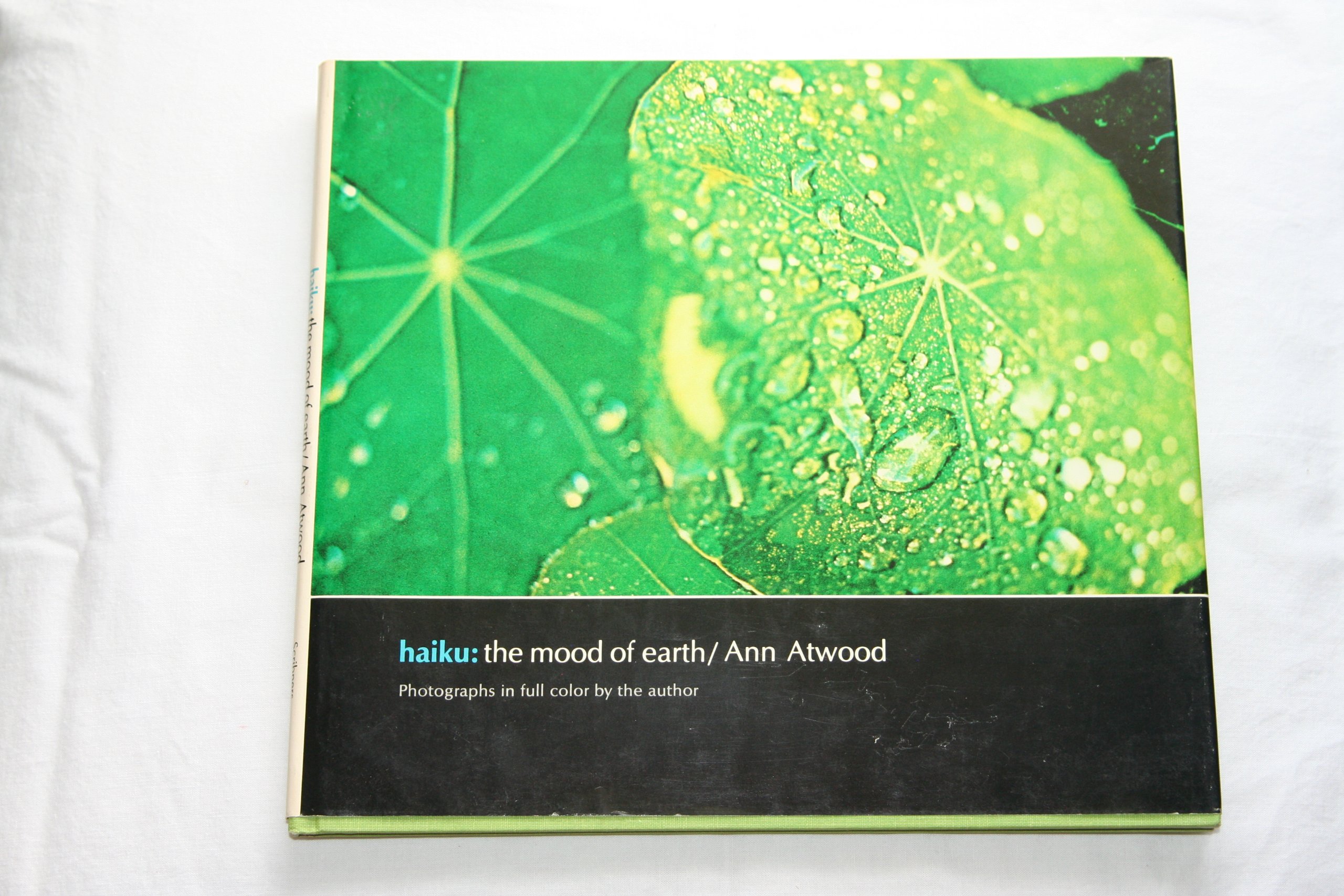 Amazon | Haiku: The Mood of Earth | Atwood, Ann | Japanese & Haiku