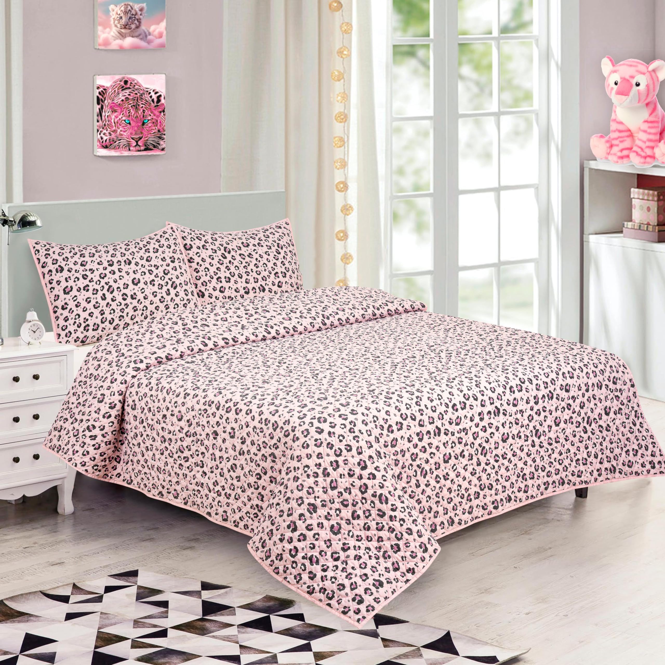 Amazon.com: Kidz Mix Cheetah Girl Power Quilt Set, Twin : Home & Kitchen