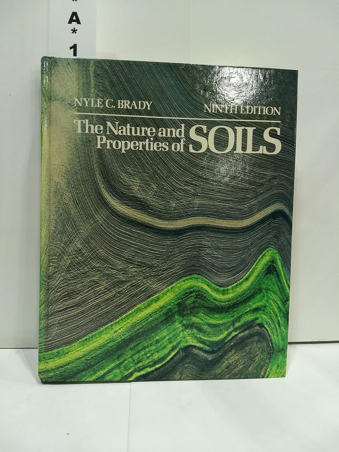 The Nature and Property of Soils: Nyle C. Brady: 9780023133404: Amazon ...