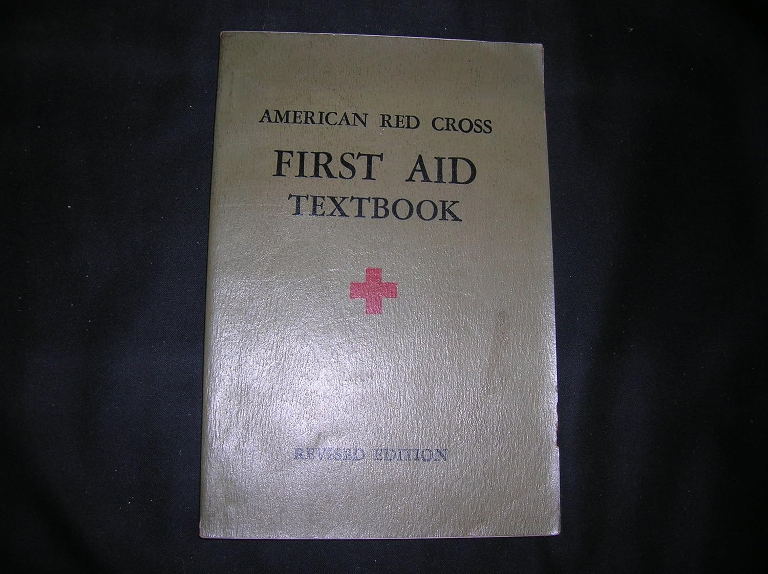 Amazon.com: American Red Cross First Aid Textbook: american red cross ...