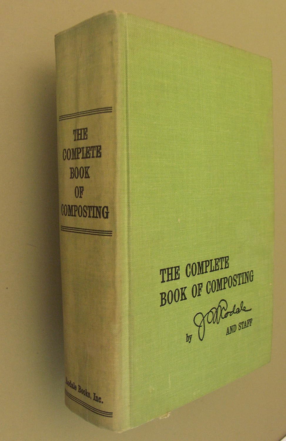 Complete Book of Composting by the Staff of Organic Gardening and ...