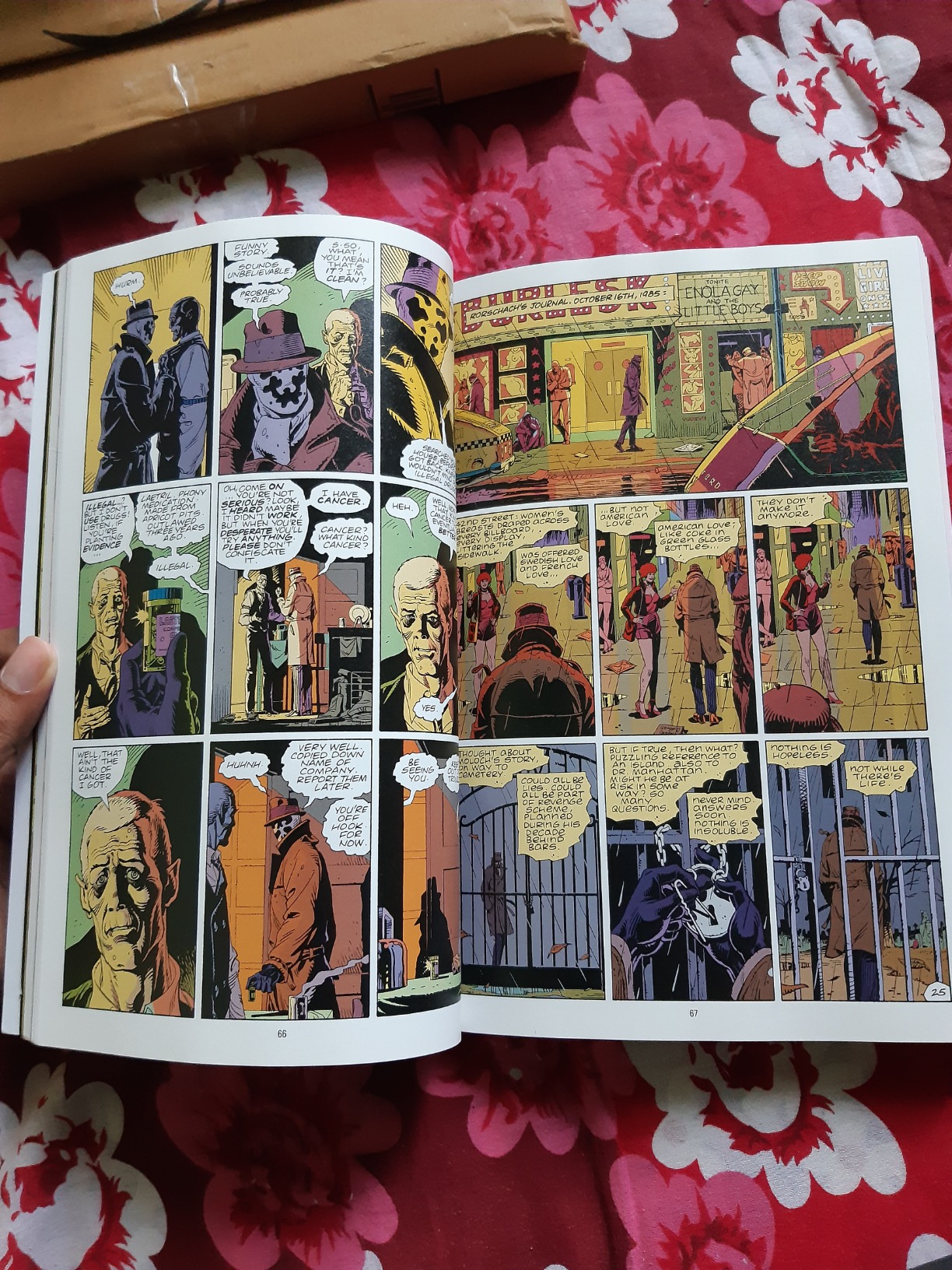 Watchmen: International Edition : Moore, Alan, Gibbons, Dave: Amazon.in ...