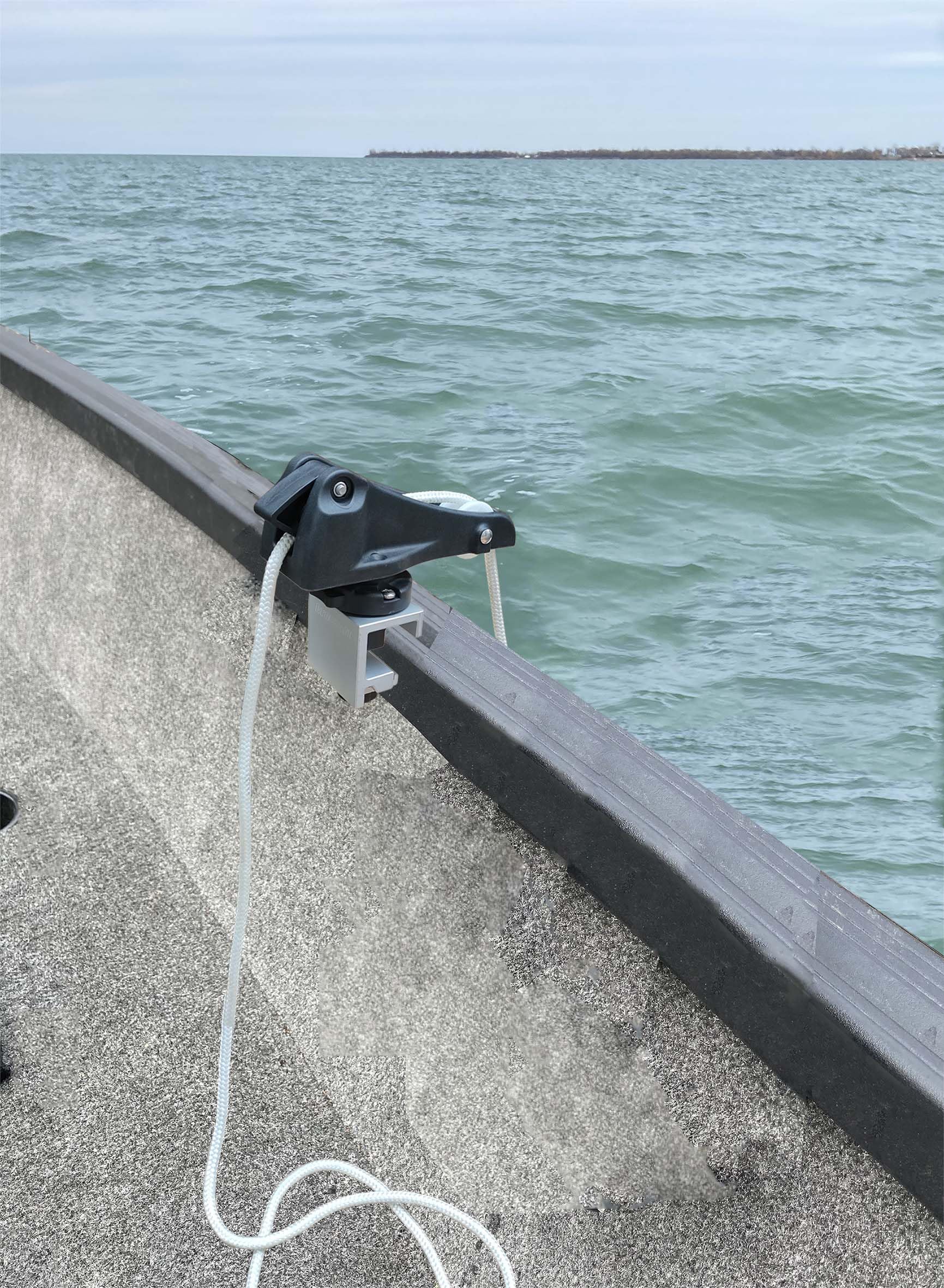 Snapklik.com : Alumacraft Boats AlumaTrac Mounting System Anchor Lock ...