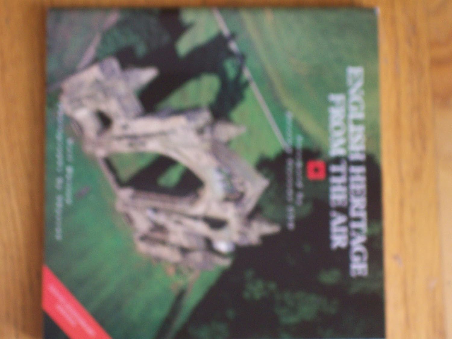 English Heritage from the Air: Neil Burton: 9780826402349: Amazon.com ...