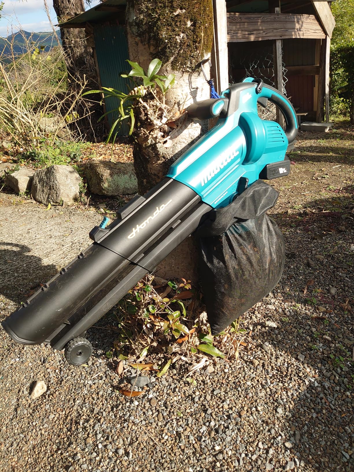 Amazon.co.jp: マキタ(Makita) 充電式ブロワ集じん機 18V バッテリ・充電器別売 MUB187DZ : DIY・工具・ガーデン