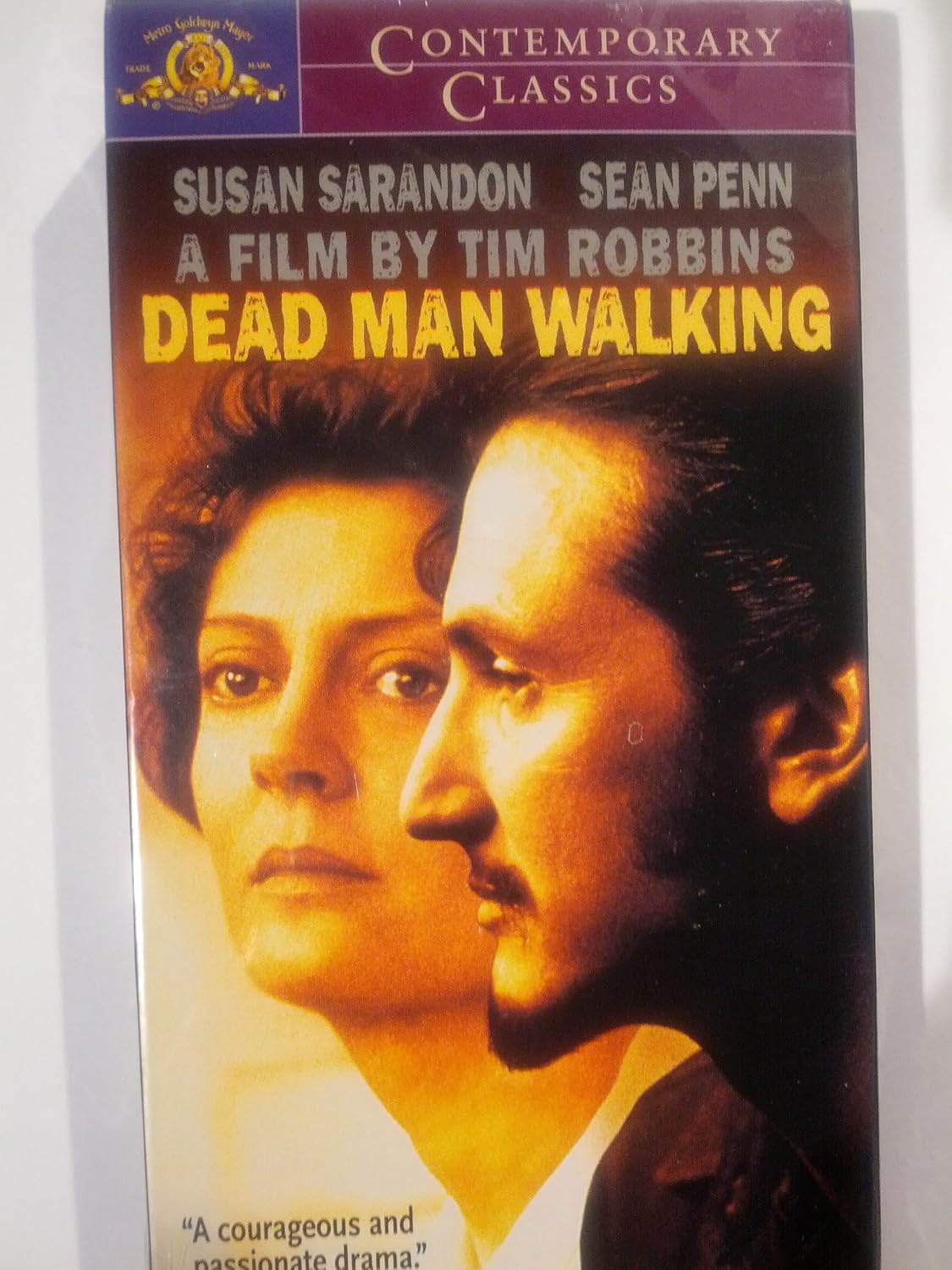 Amazon.com: Dead Man Walking [VHS] : Susan Sarandon, Sean Penn, Robert ...