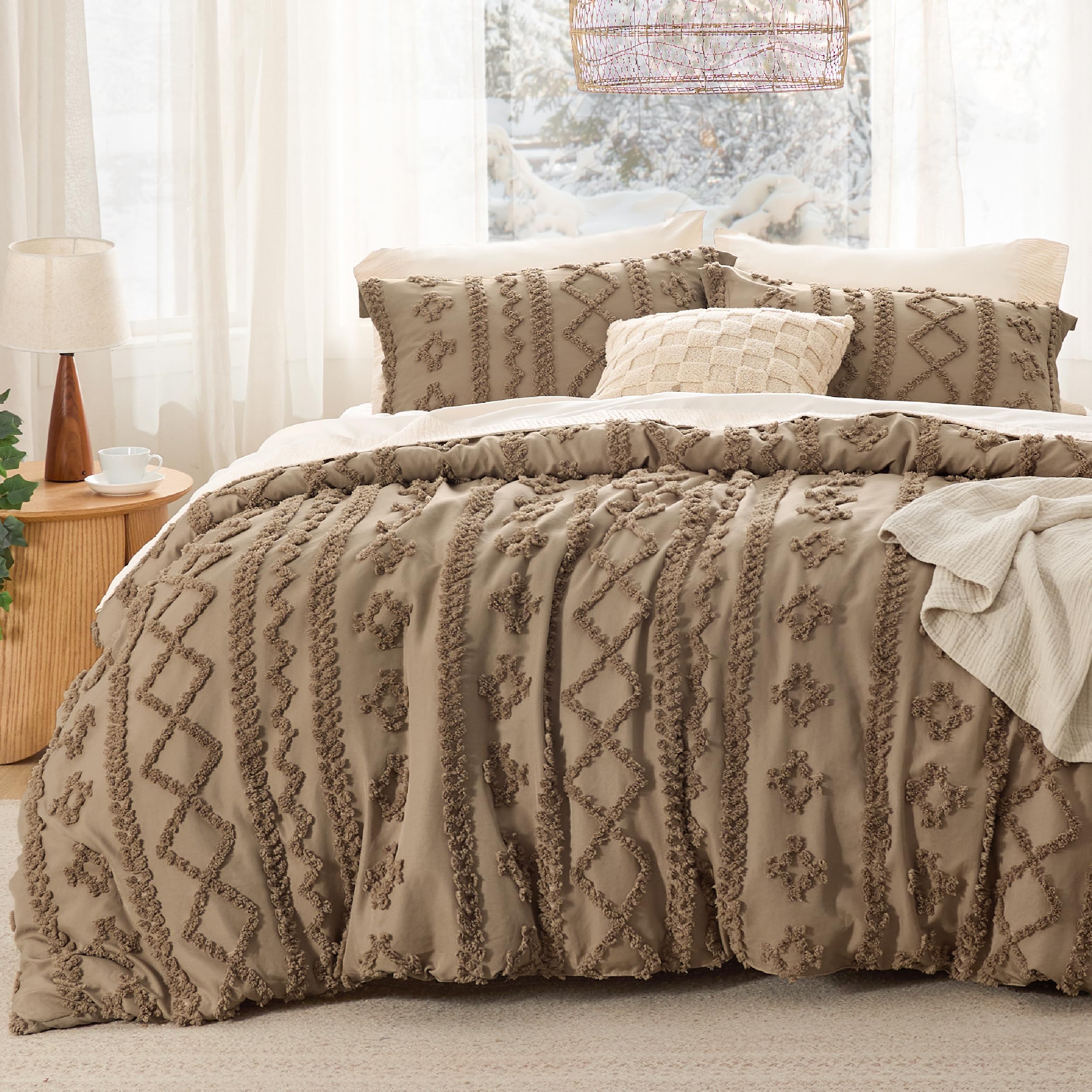 Amazon.com: Bedsure Tufted Boho Comforter Set Queen Size - Brown Boho ...