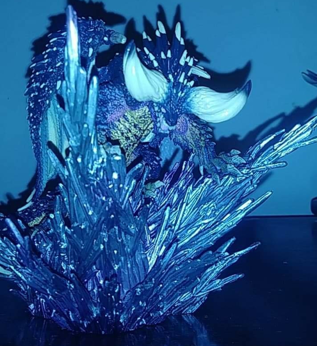 Amazon.com: MONSTER HUNTER: WORLD Nergigante Toy Figure Statue : Toys ...