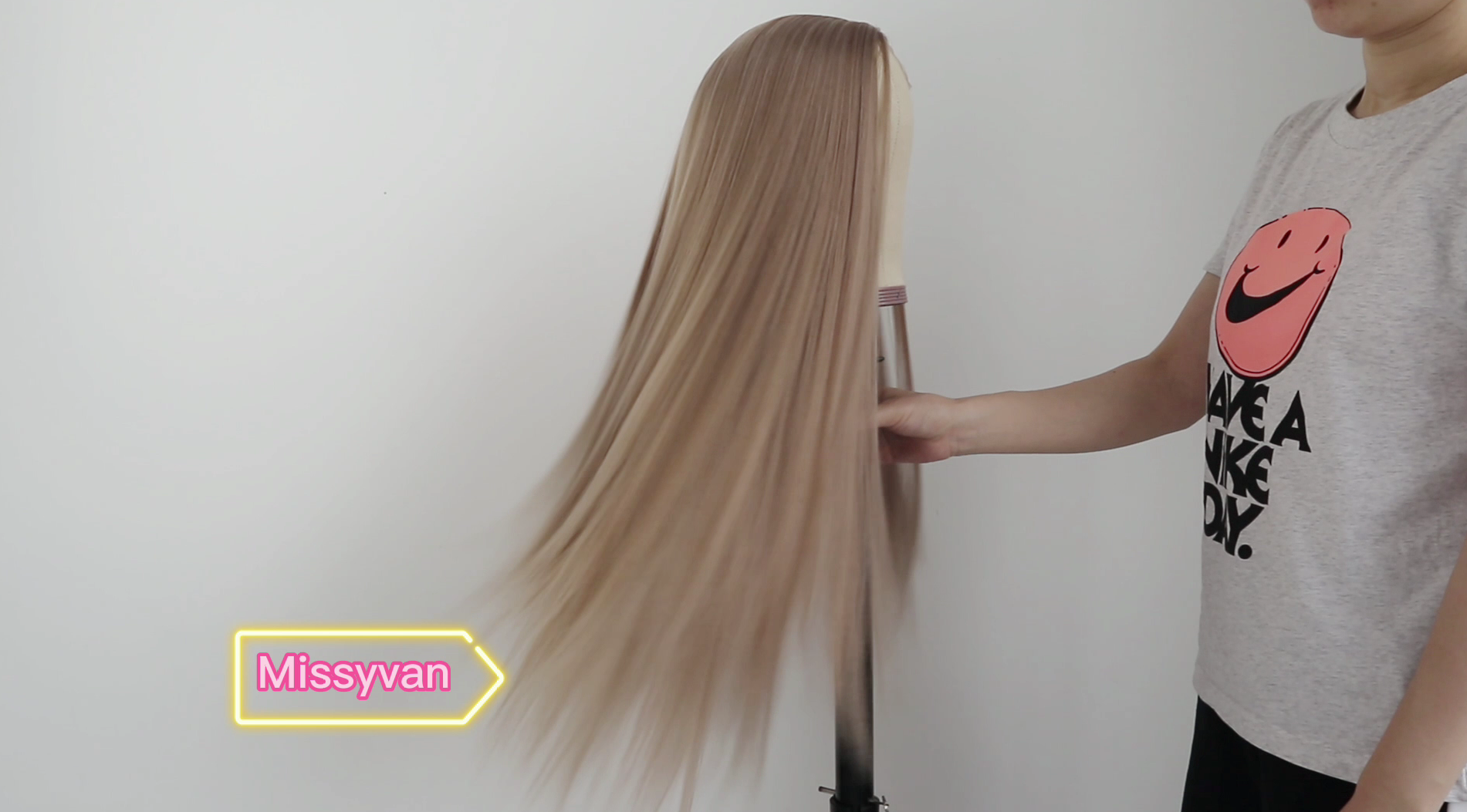 Watch Light Flaxen Blonde Brown Color Hair Wig Lace Natural Hair on ...