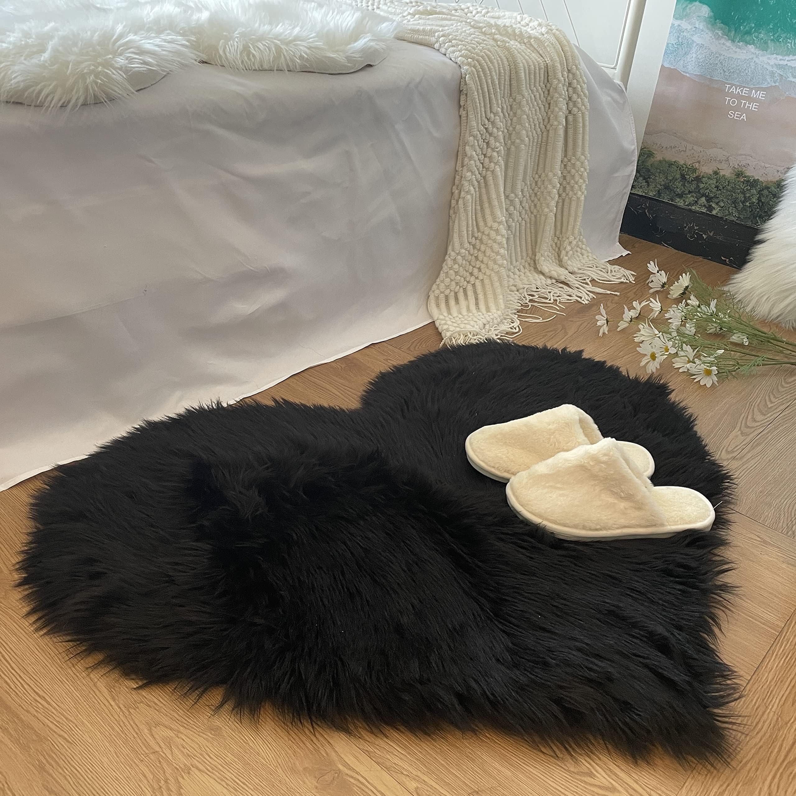 Amazon.com: VANILLACHOCOLATE Heart Shaped Soft Faux Sheepskin Fur Area ...