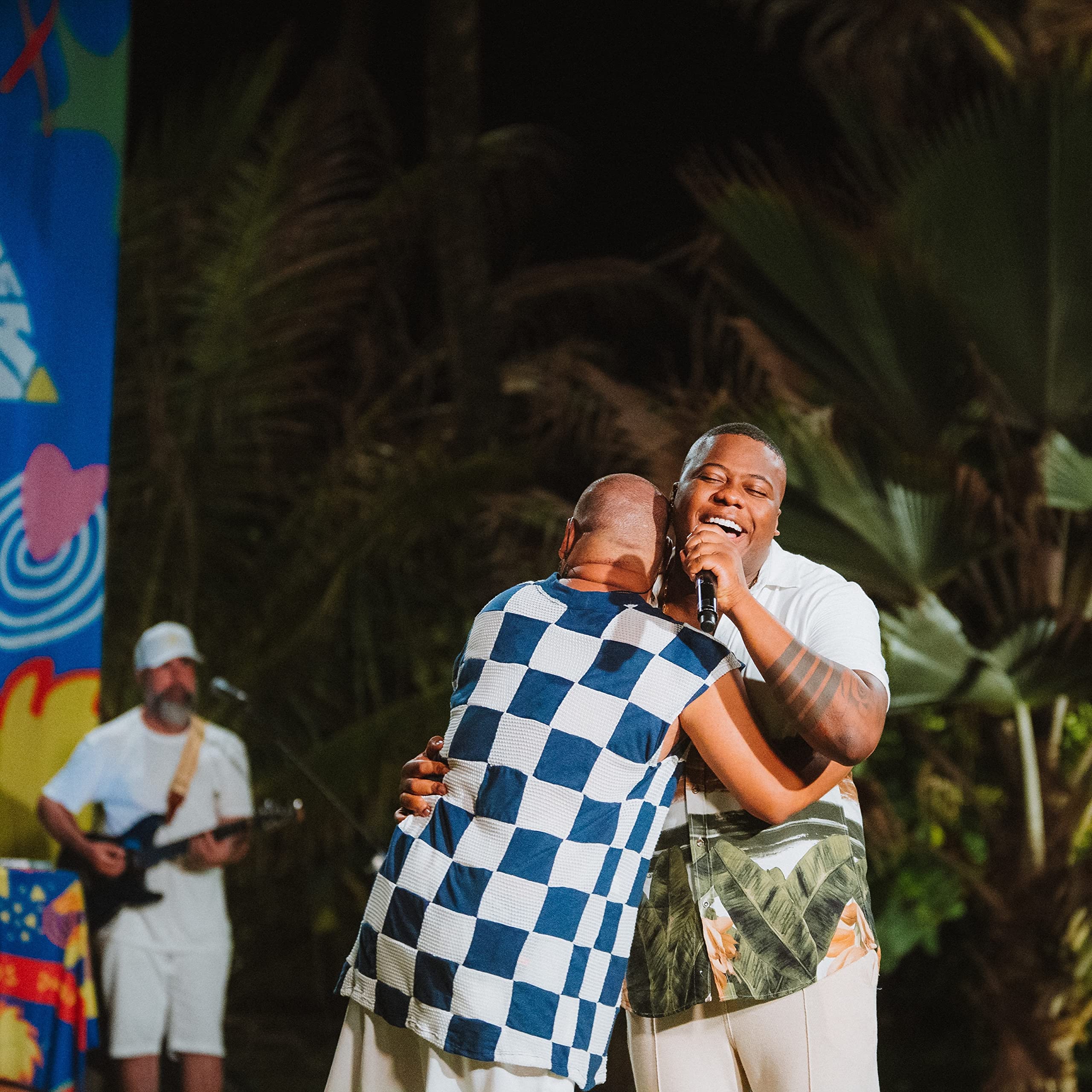 Não Espero o Sol song by Becca Perret, Filhos da Bahia, Mousik & Zaia ...