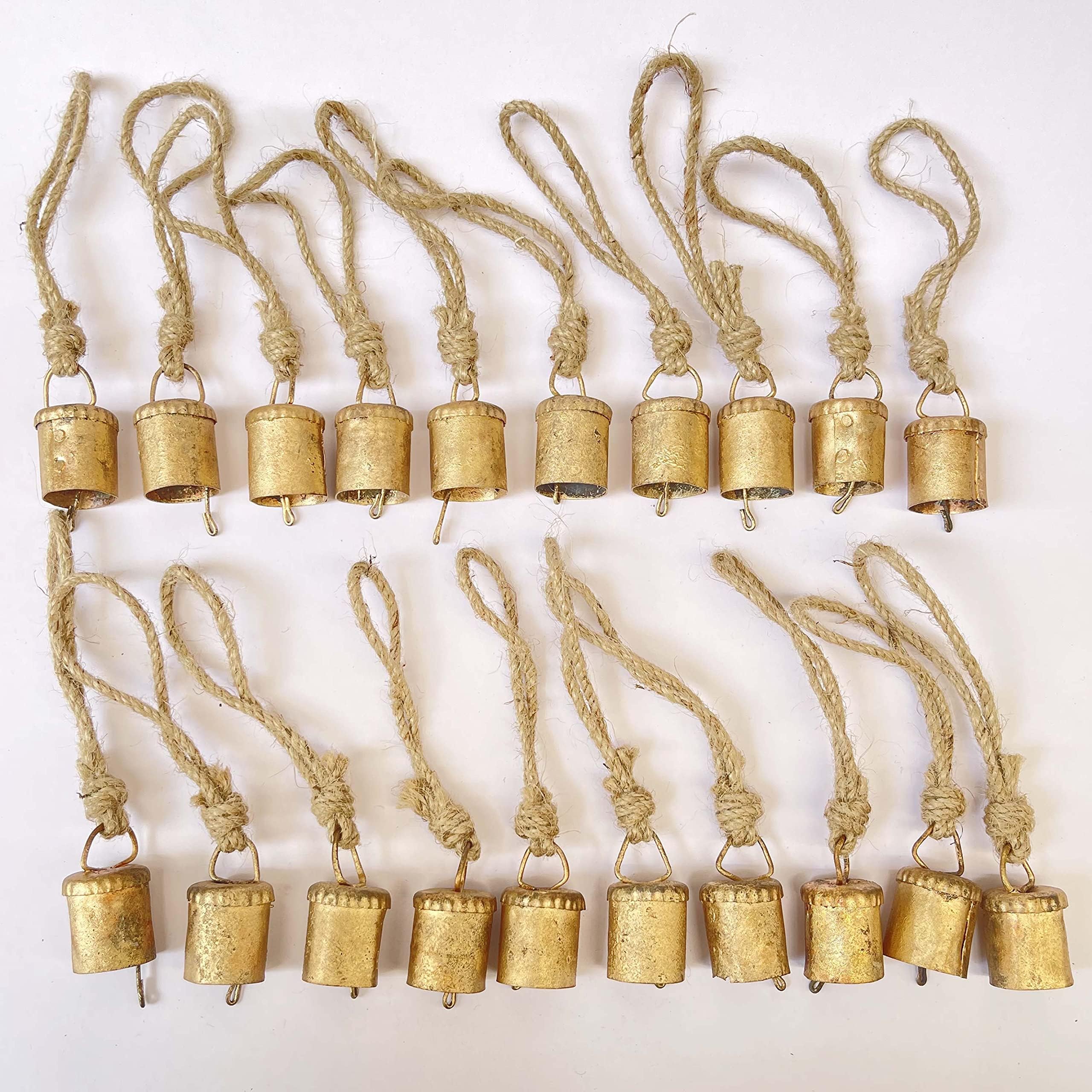 Amazon.com: JYPR 20 Pc Vintage Rustic Metal Cow Bells Christmas Decor ...