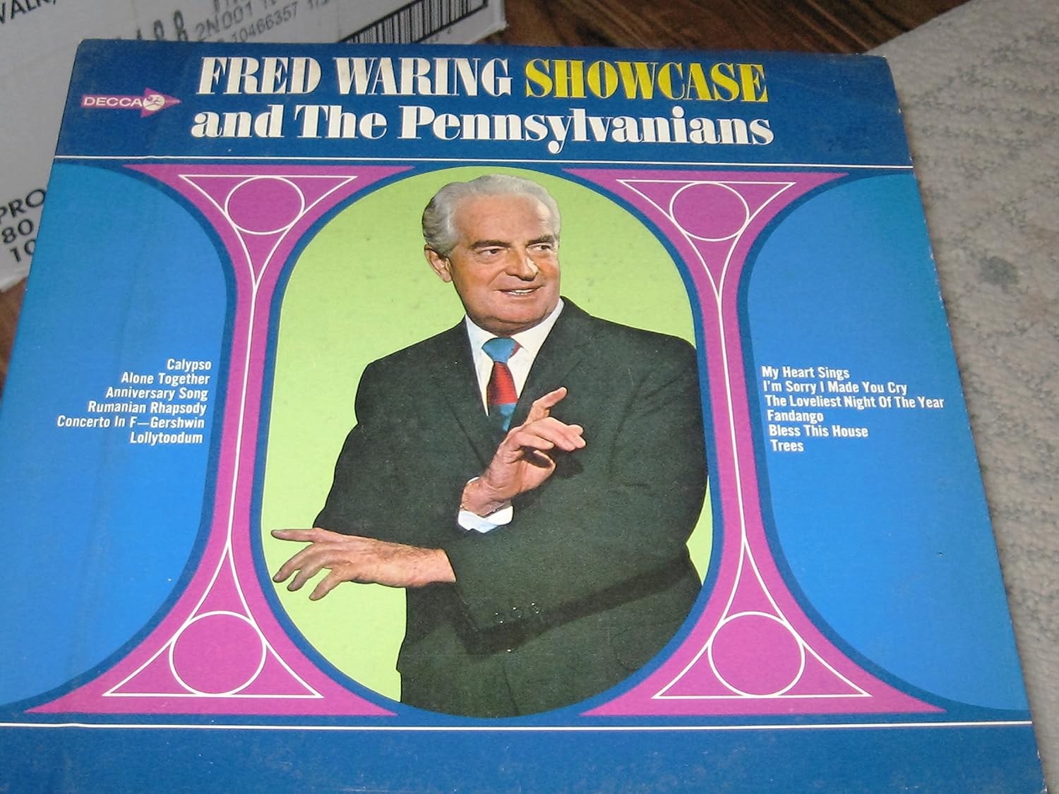 fred waring - Fred Waring Showcase and the Pennsylvanians - Amazon.com ...