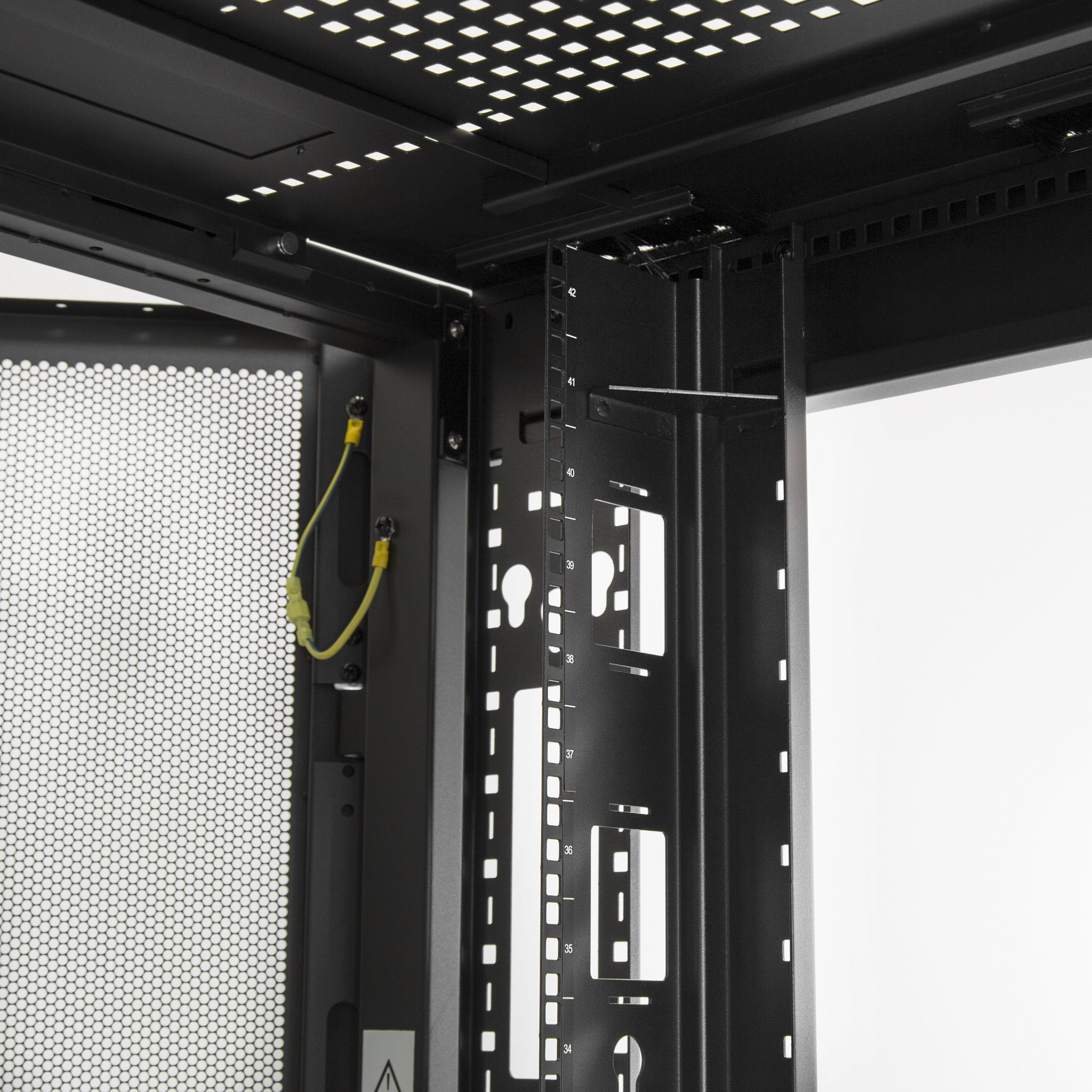 StarTech.com 42U Server Rack Cabinet - 37in Deep x 30in Wide Enclosure ...