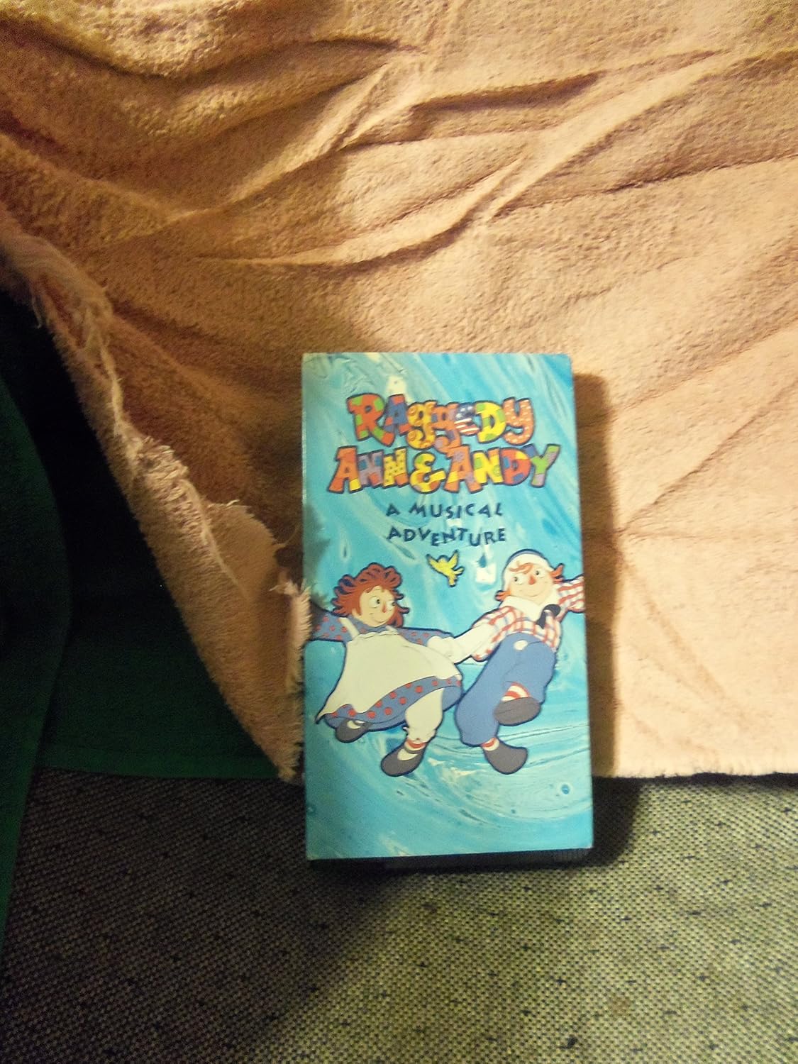 Amazon.com: Raggedy Ann & Andy: A Musical Adventure [VHS] : Claire ...