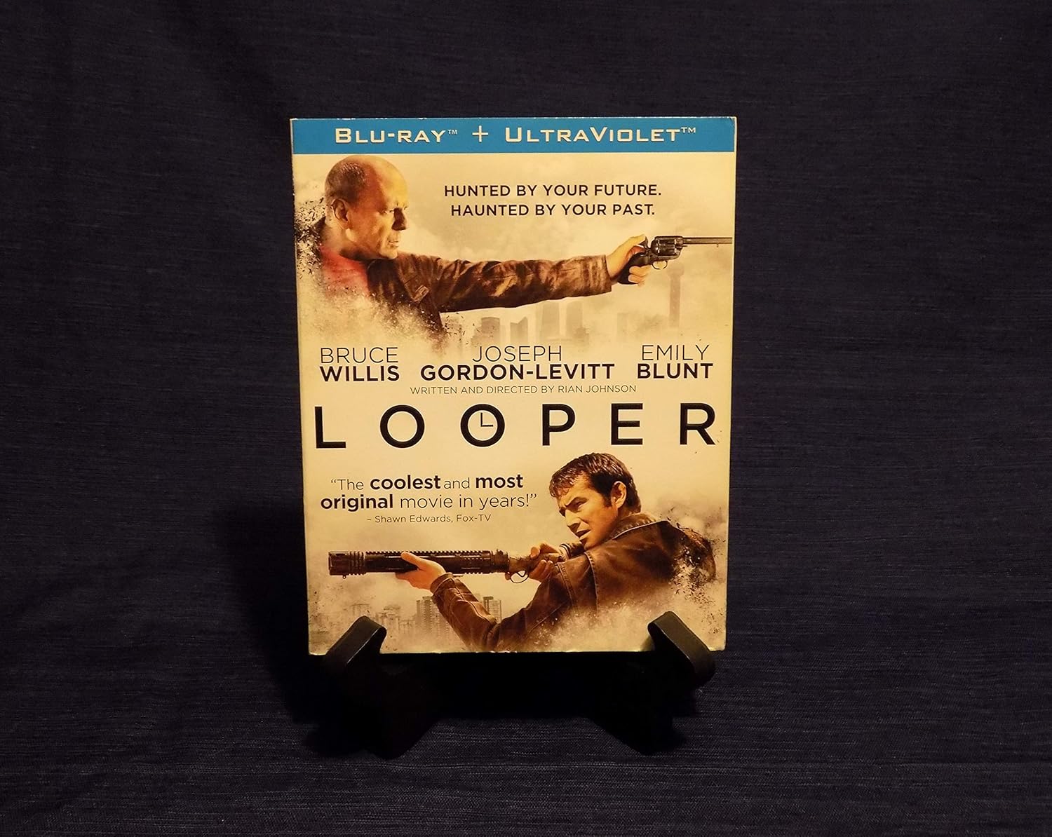 Looper : Gordon-Levitt, Joseph, Willis, Bruce, Blunt, Emily, Perabo, Piper, Dano, Paul, Daniels ...