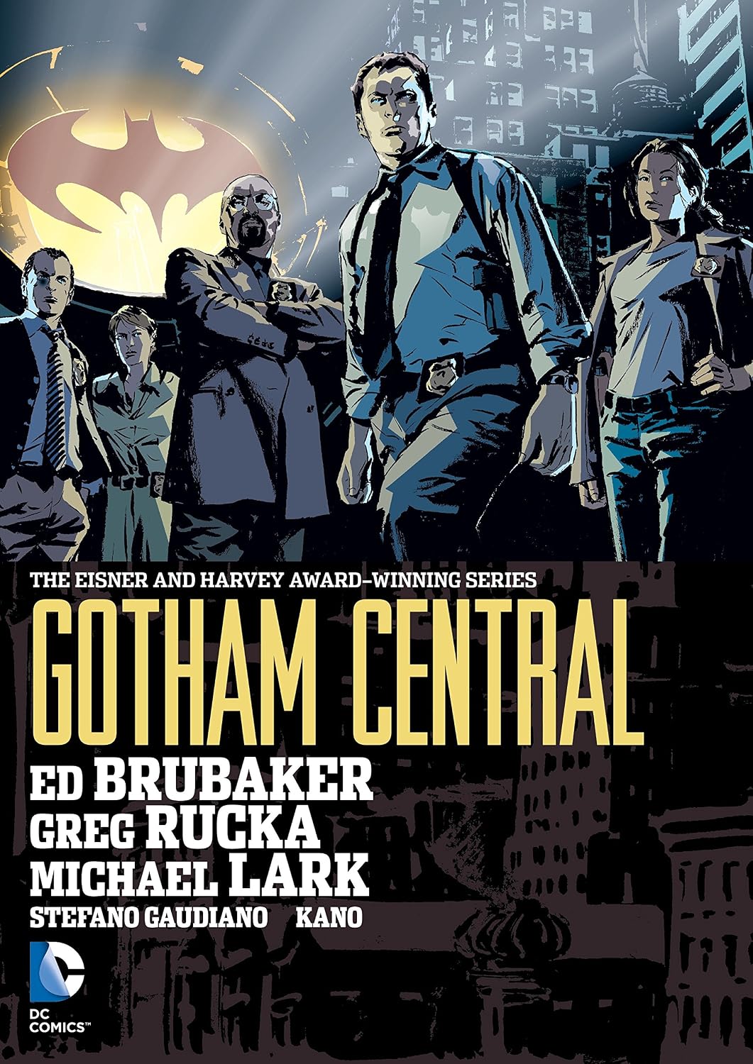 Amazon.com: Gotham Central Omnibus: 9781401261924: Brubaker, Ed, Rucka ...