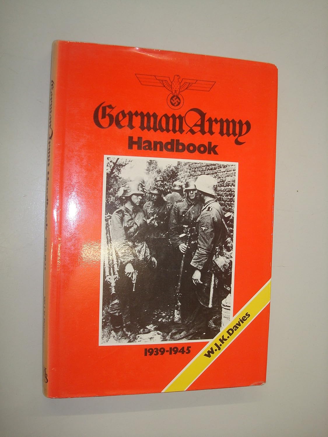 GERMAN ARMY HANDBOOK: W.J.K. Davies: Amazon.com: Books