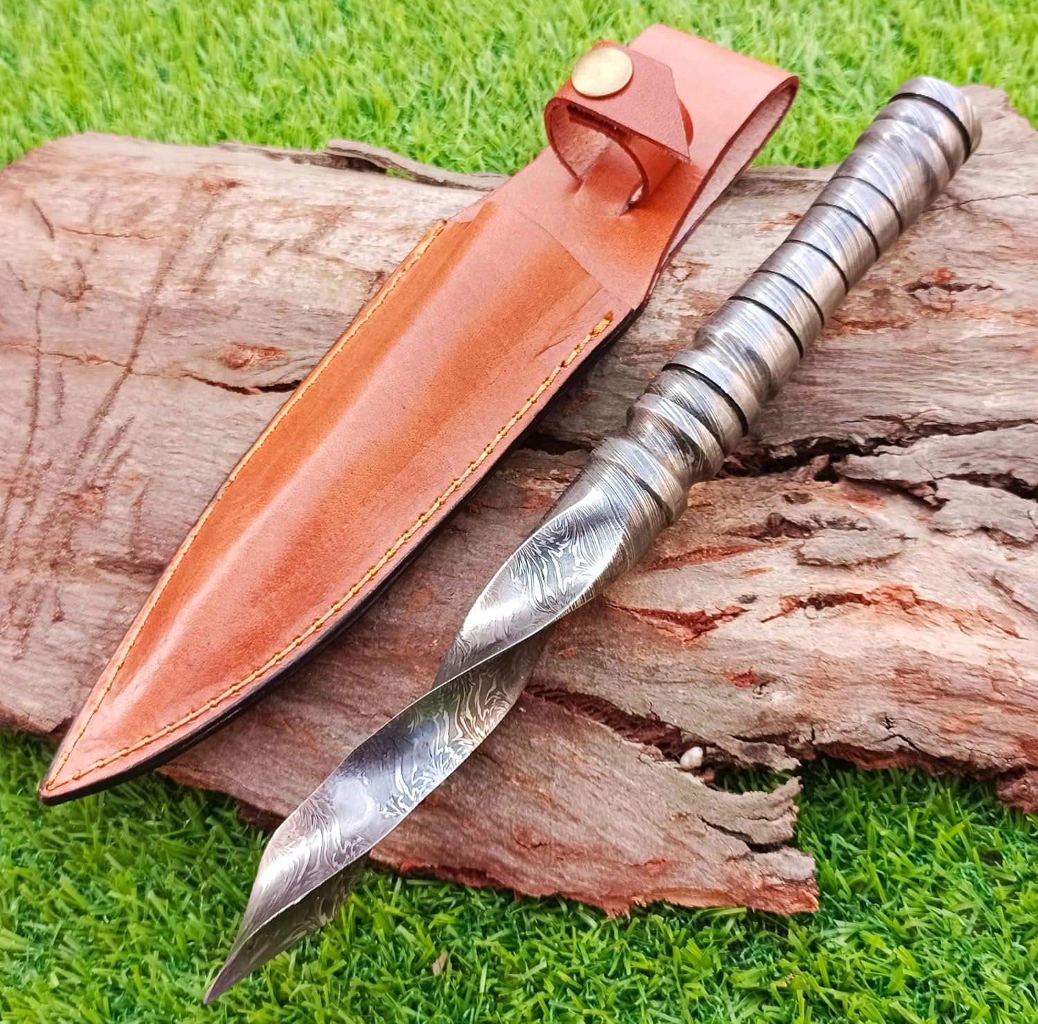 Amazon.com : Hunting Dagger, Tri-Knife 10 Inches, Damascus Steel Blade ...