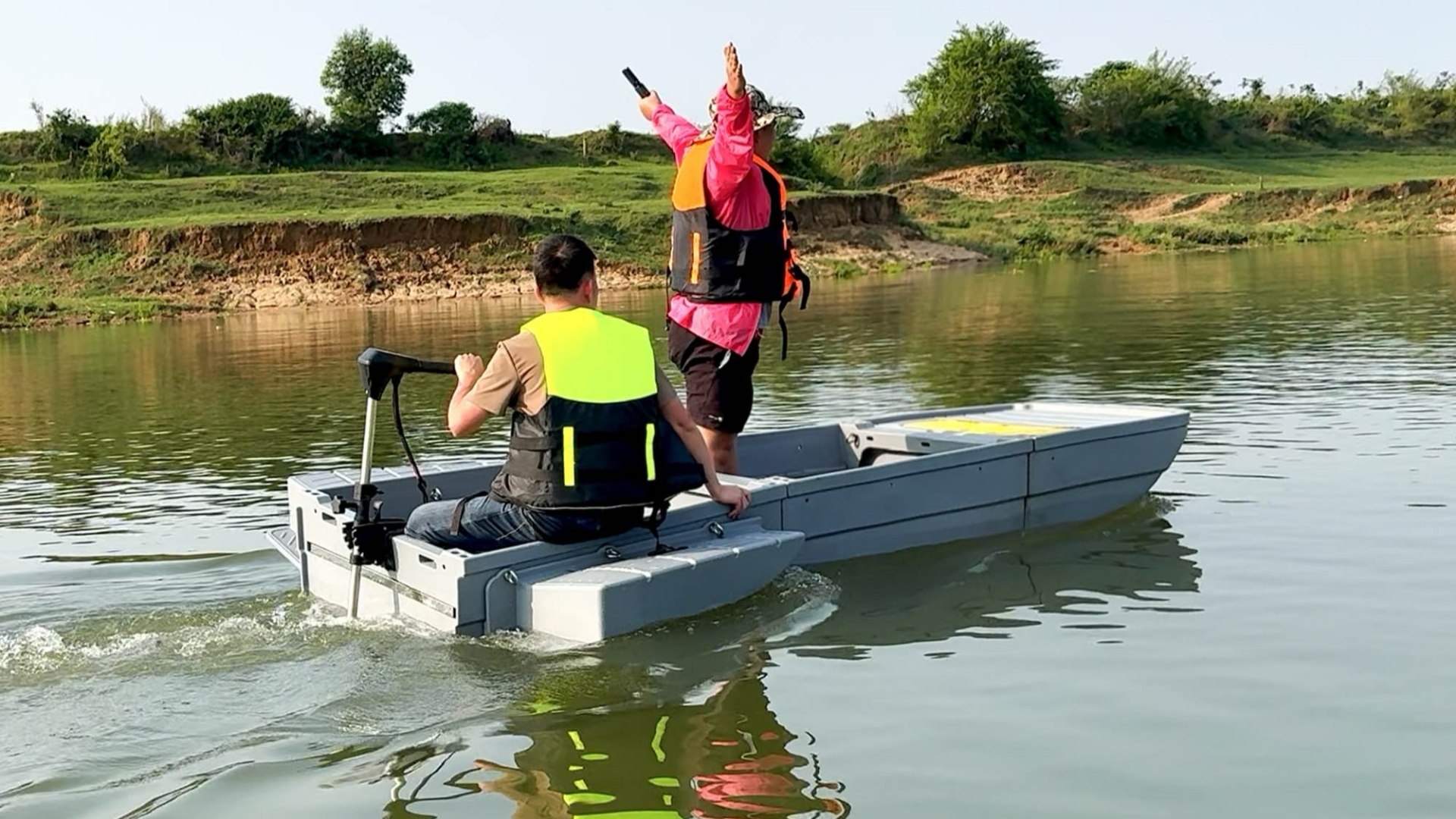 Watch Bring the Portable Boat Along and Explore Anywhere You Like on ...
