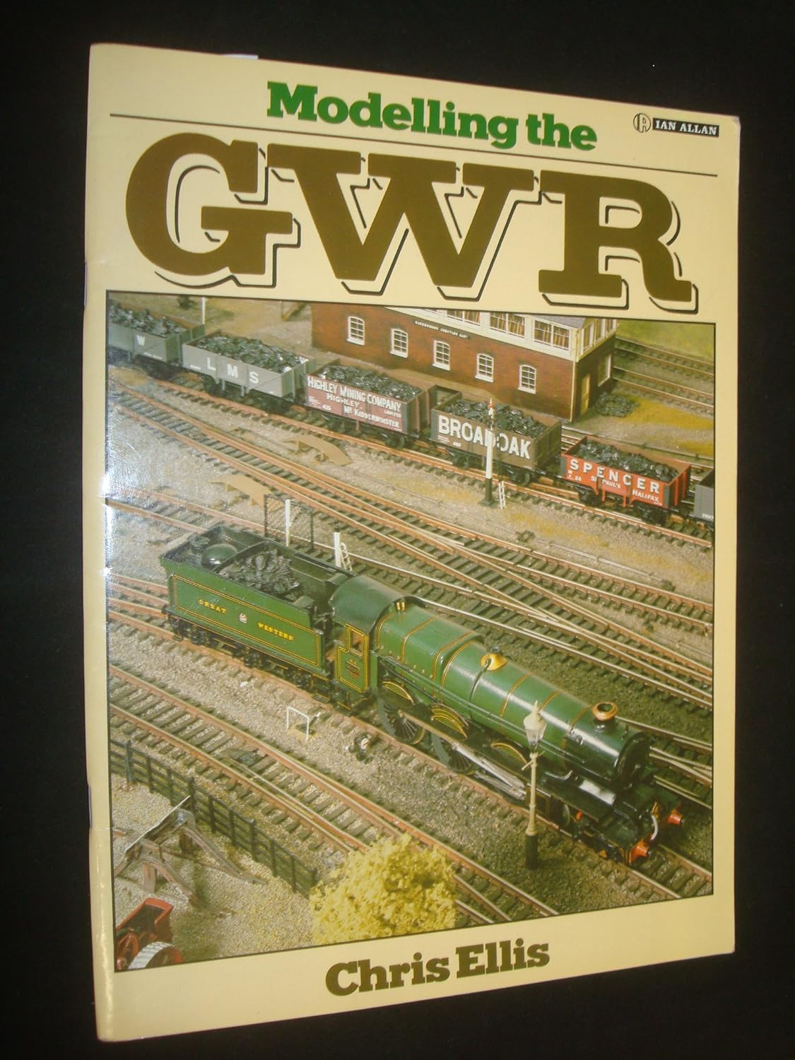 Modelling the GWR: Amazon.co.uk: Ellis, Chris: 9780711012448: Books