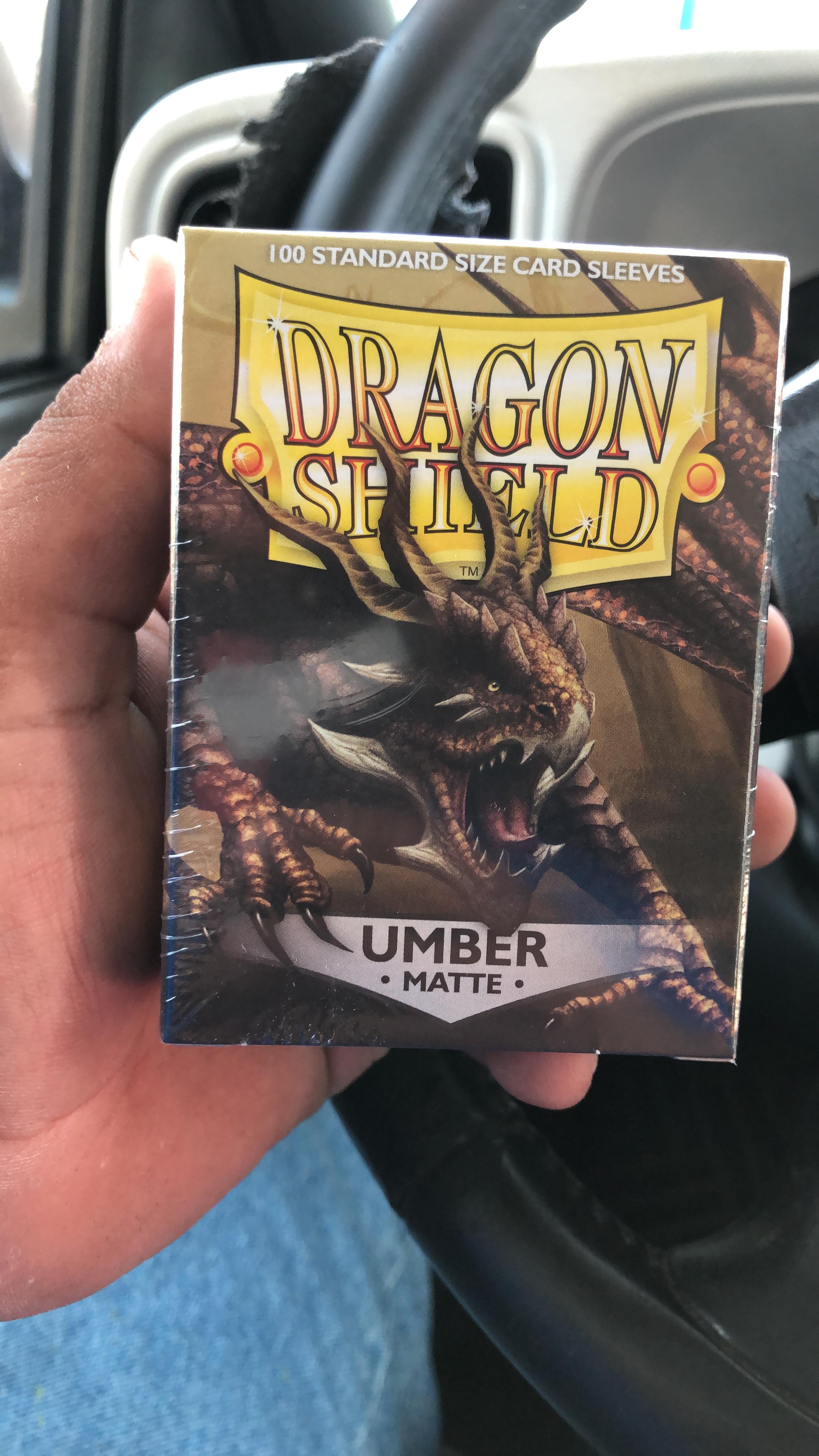 Amazon.com: Dragon Shield Deck Protective Sleeves for Gaming Cards ...