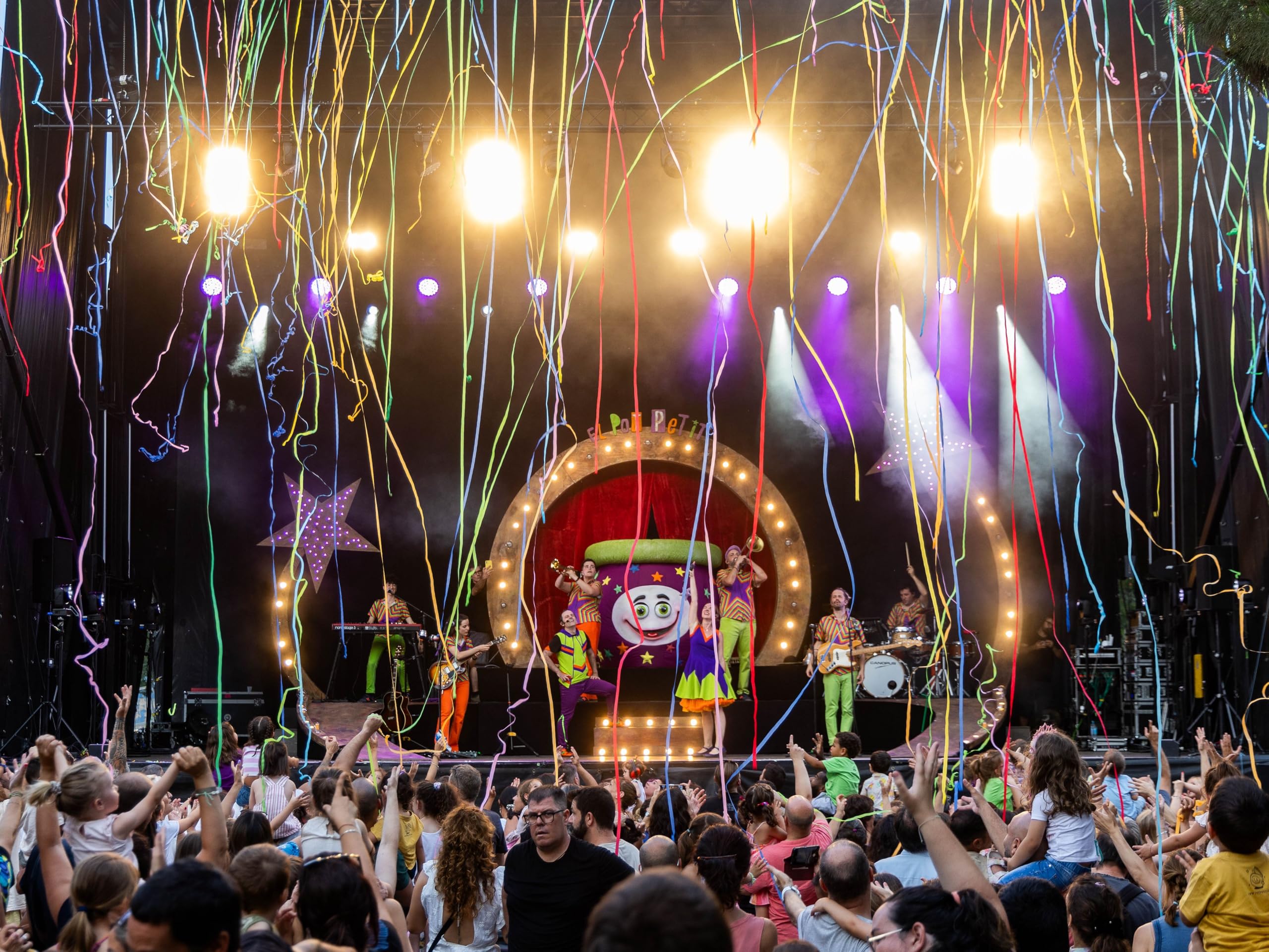 A Poc A Poc i Depressa song by Dàmaris Gelabert from Tot Sona! on ...