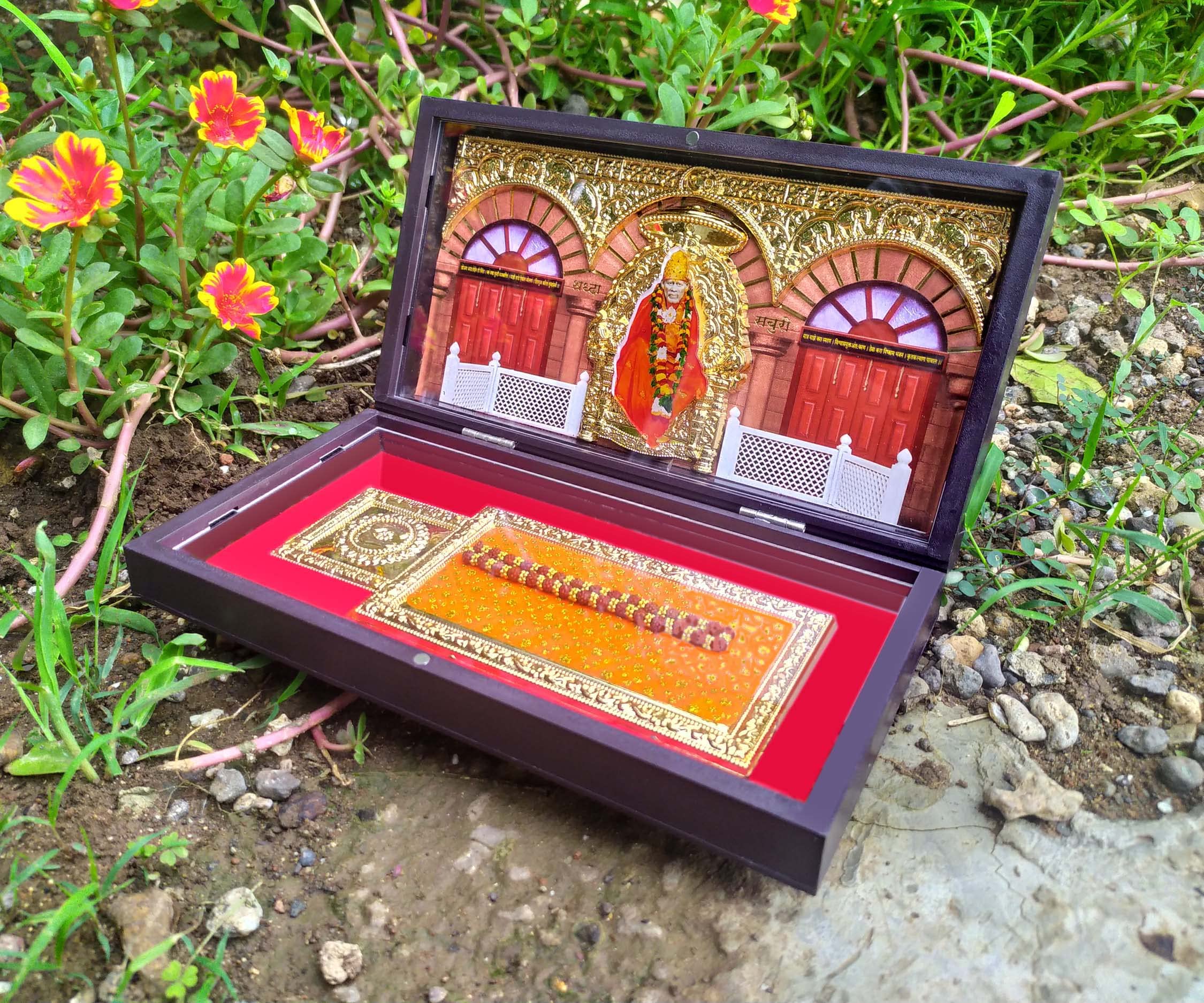 Buy SHINDE EXPORTS Shirdi Sai Baba Charan paduka Gift Box for puja (Sai ...