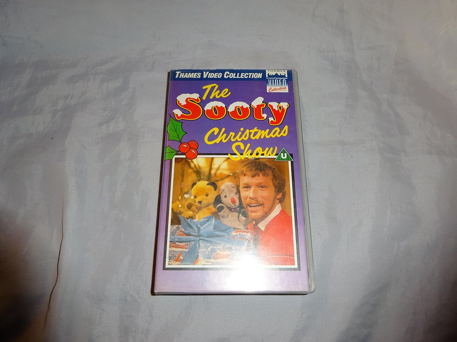 Amazon.com: Sooty [VHS] : Richard Cadell, Vicki Lee Taylor, Graham Cole ...