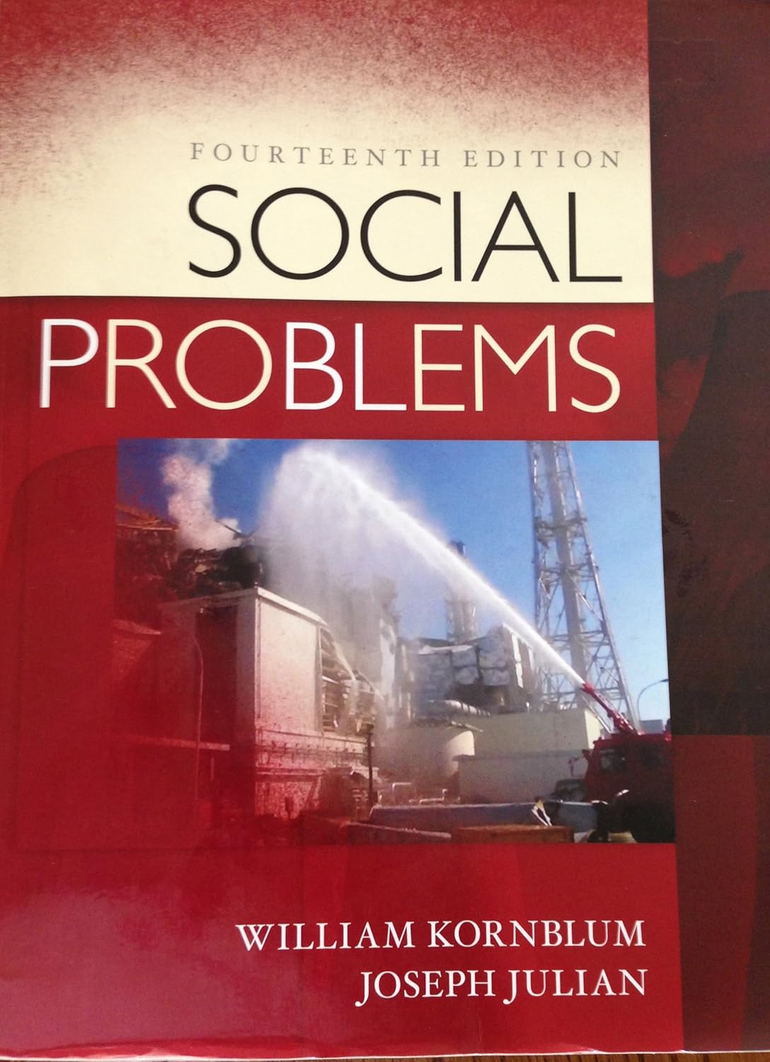 Amazon.com: Social Problems (14th Edition): 9780205832323: Kornblum ...