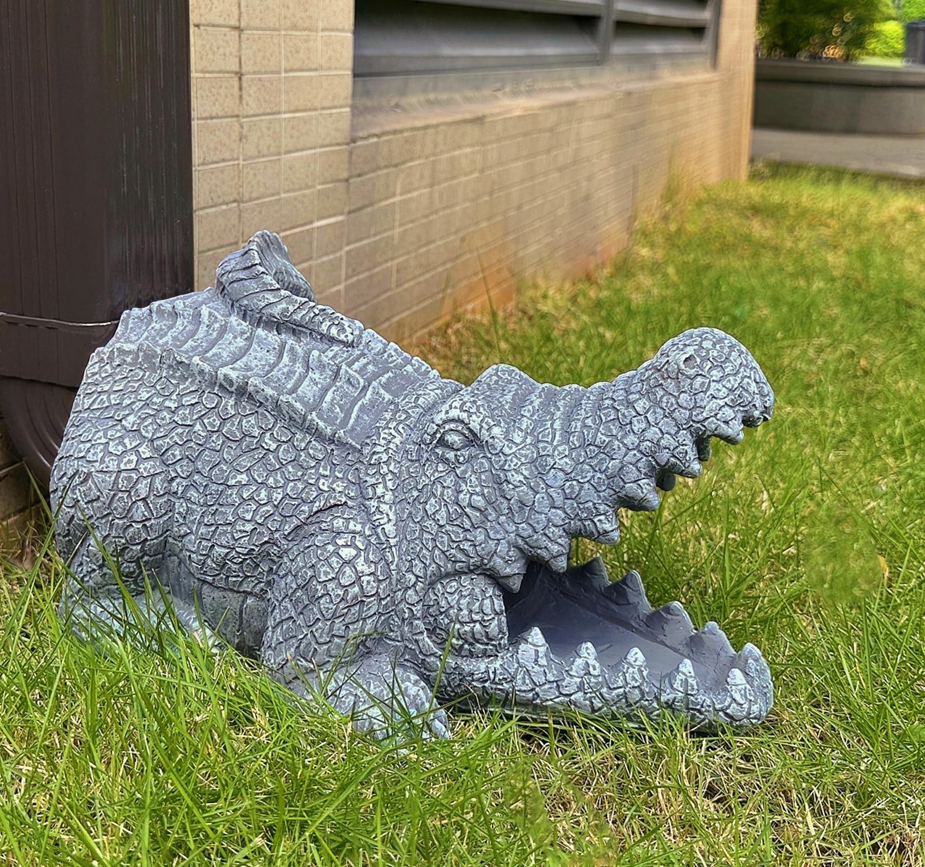 Snapklik.com : Euiroet Crocodile Sculpture Gutter Downspout Extender ...