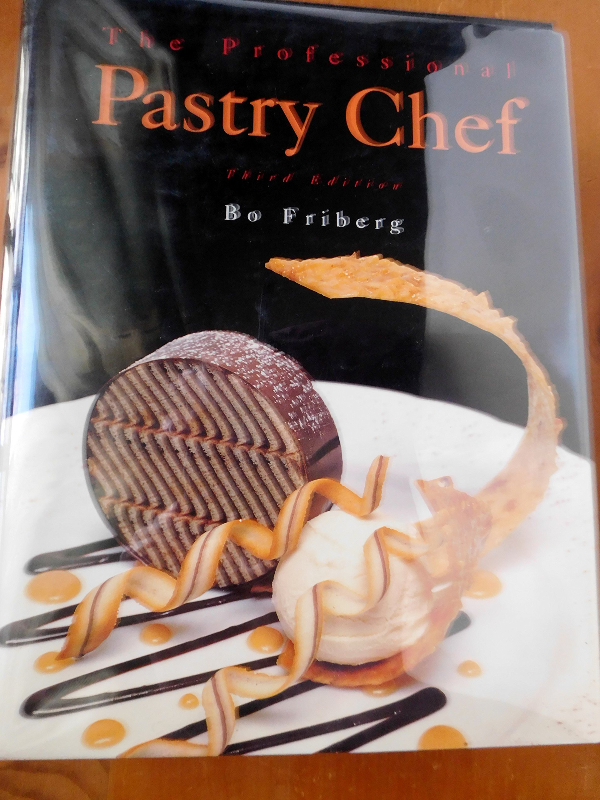 Amazon.com: The Professional Pastry Chef (3rd Edition): 9780471285762: Friberg, Bo: Libros
