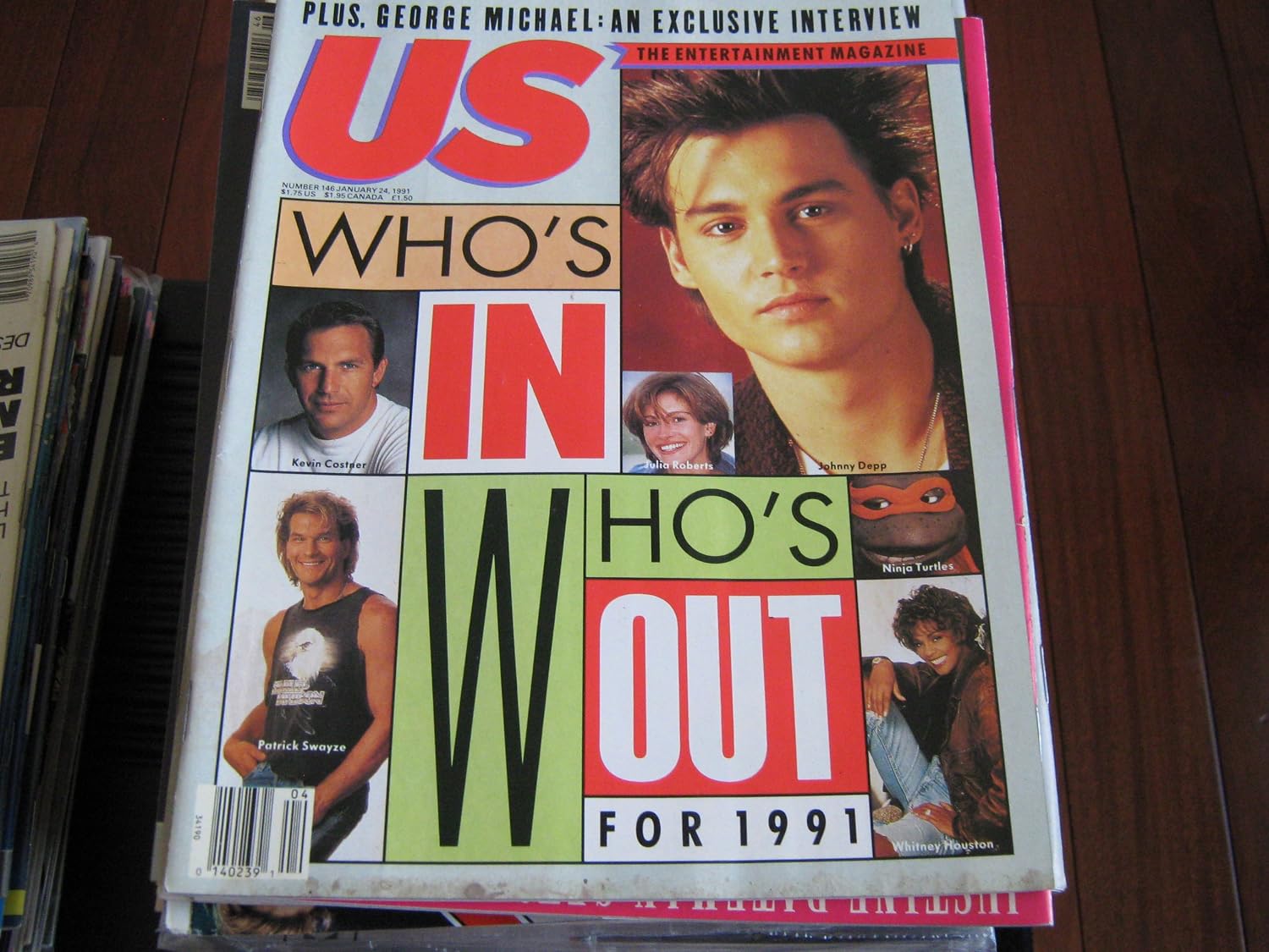 US Magazine (WHO'S IN WHO'S OUT....Johnny Deoo , Julia Roberts , Kevin ...