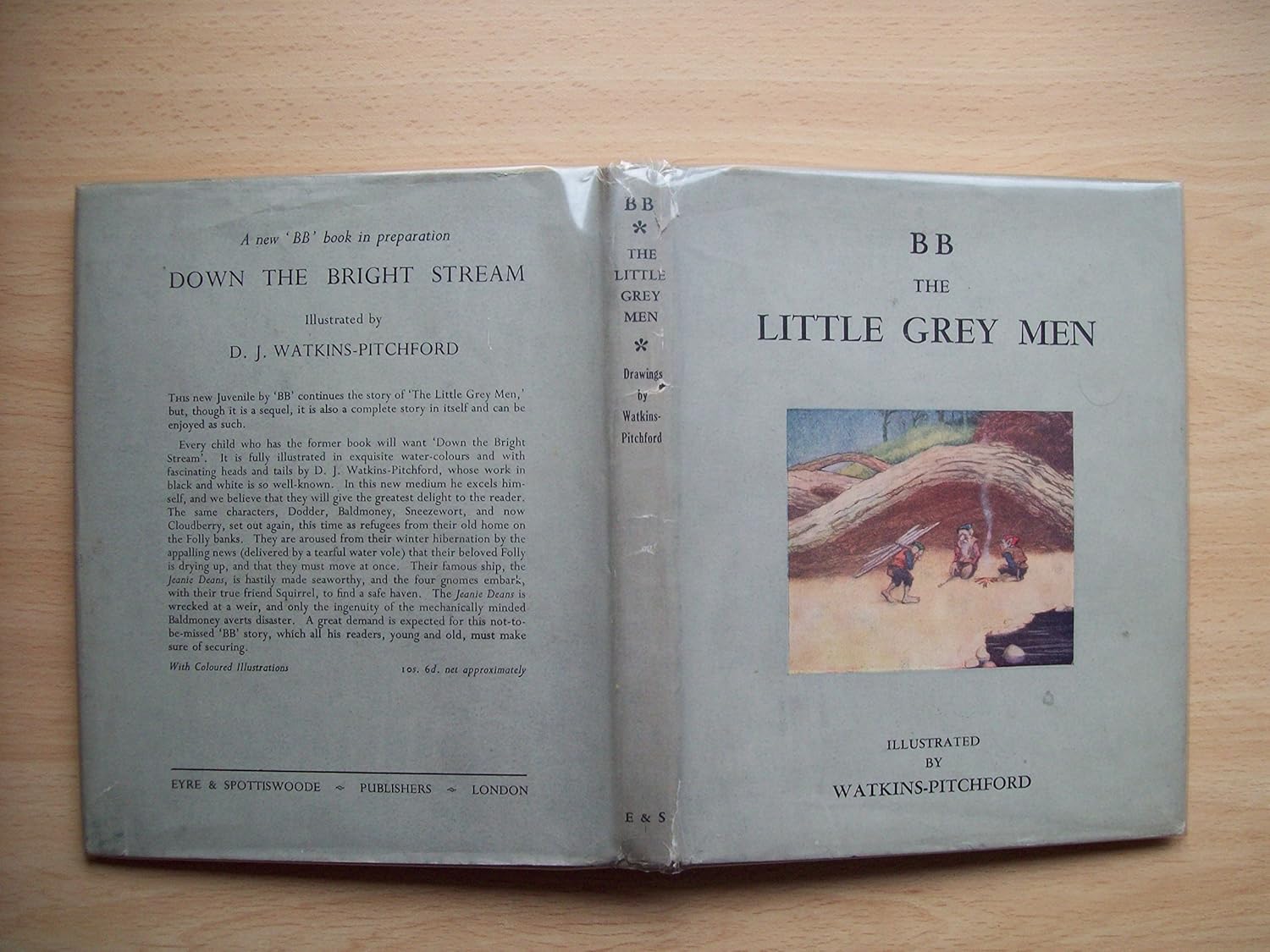 The little grey men: 'B B': Amazon.com: Books