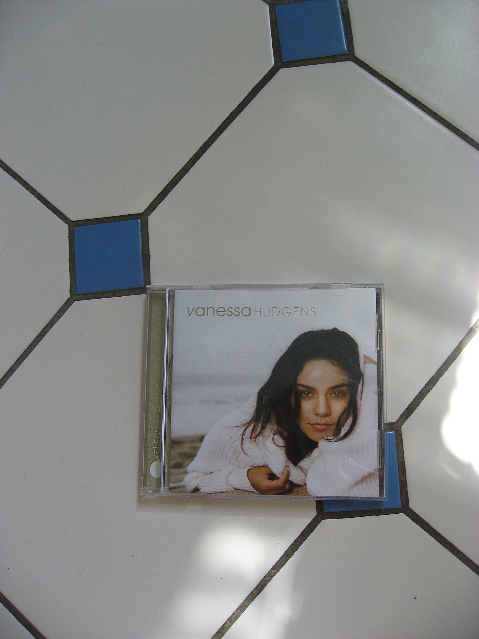 V: Amazon.co.uk: CDs & Vinyl