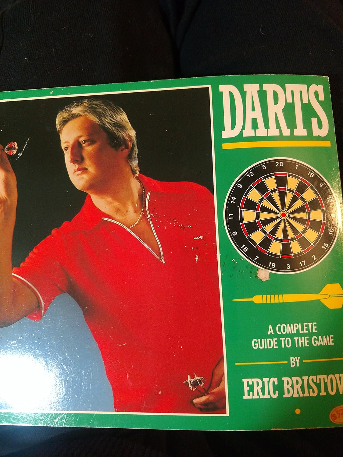 Darts A Complete Guide To The Game : Amazon.in: Books