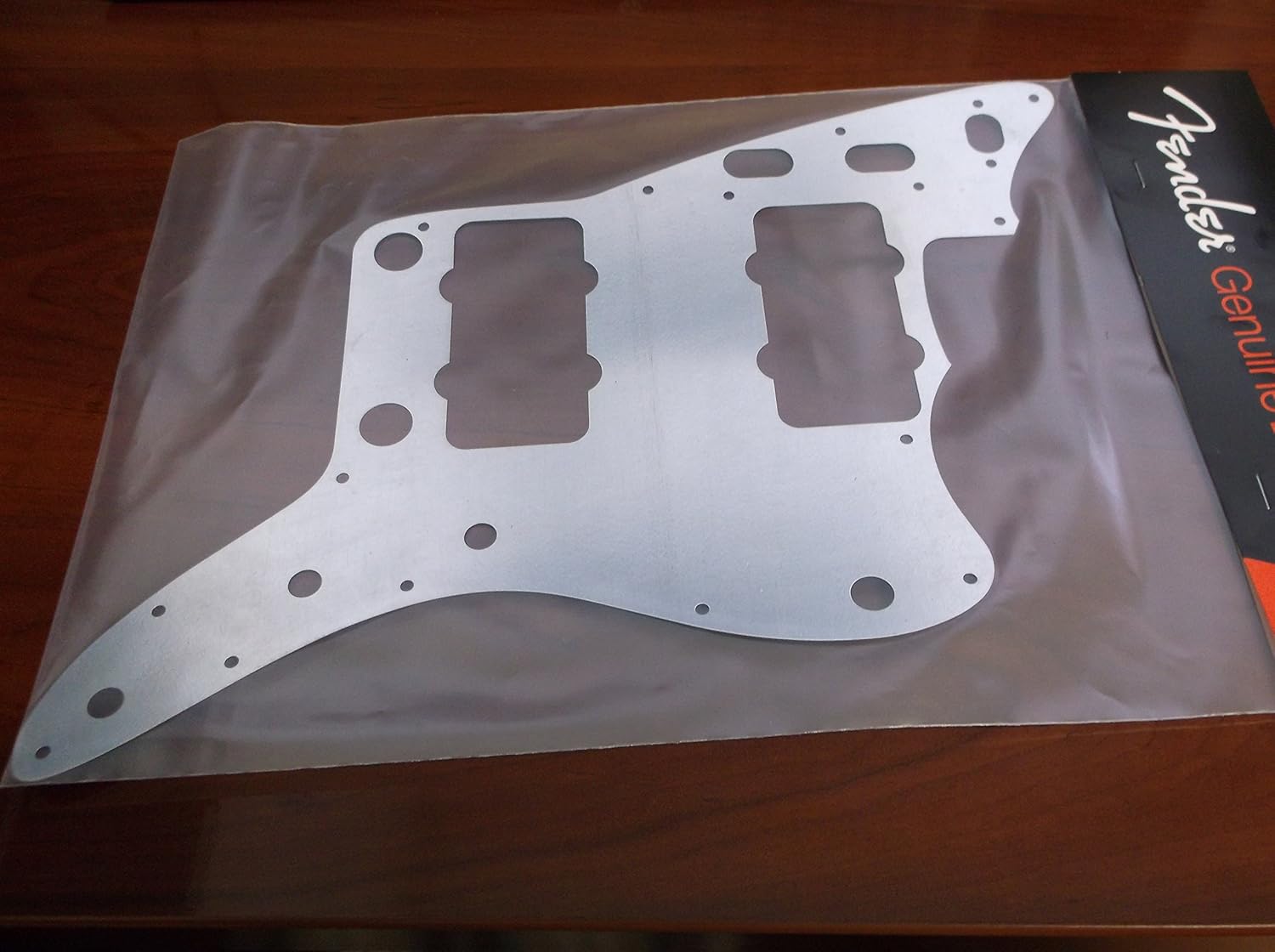 Amazon.com: Fender Aluminum Pickguard Shield for American Vintage ...