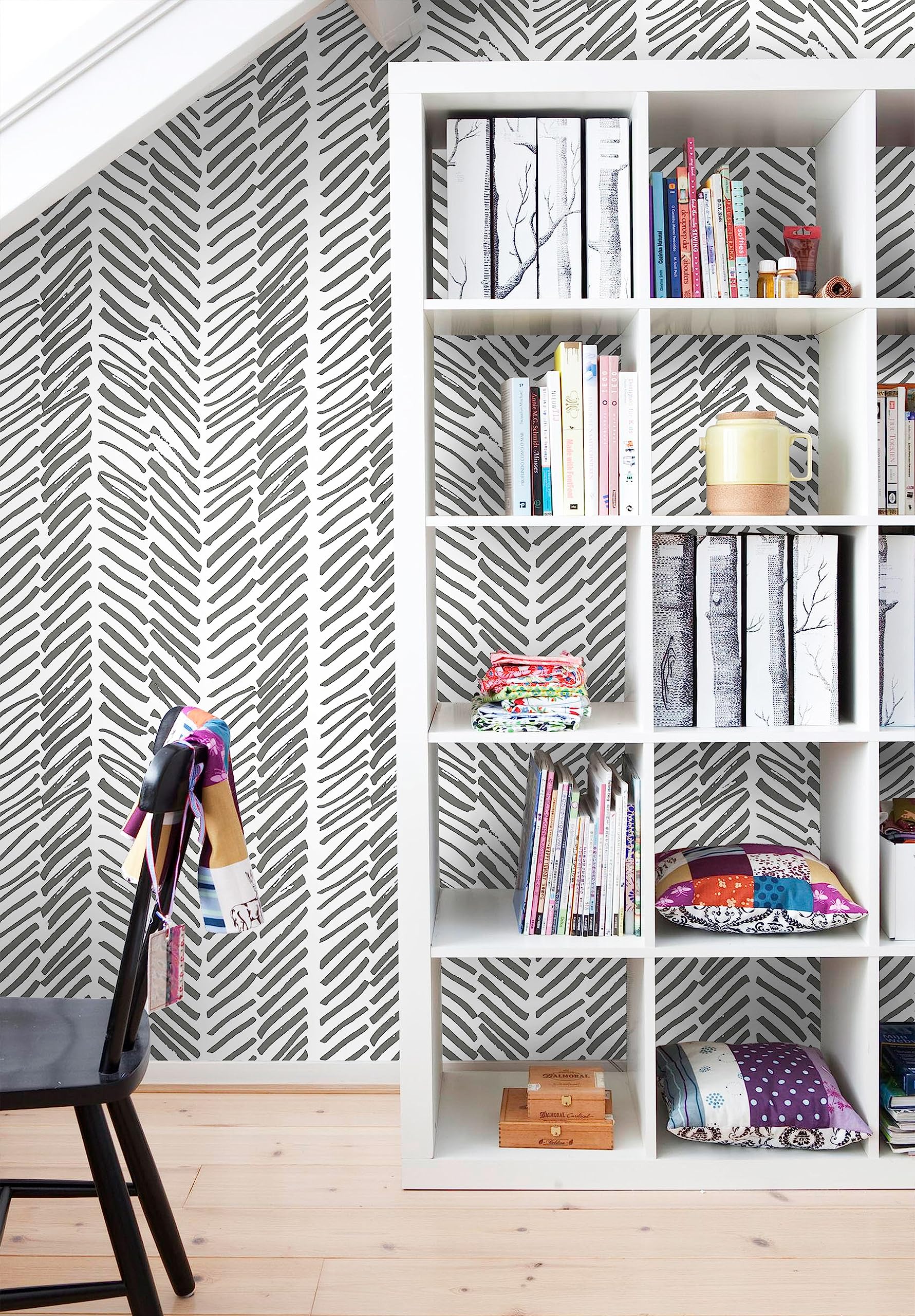 Black And White Bookshelf Wallpaper