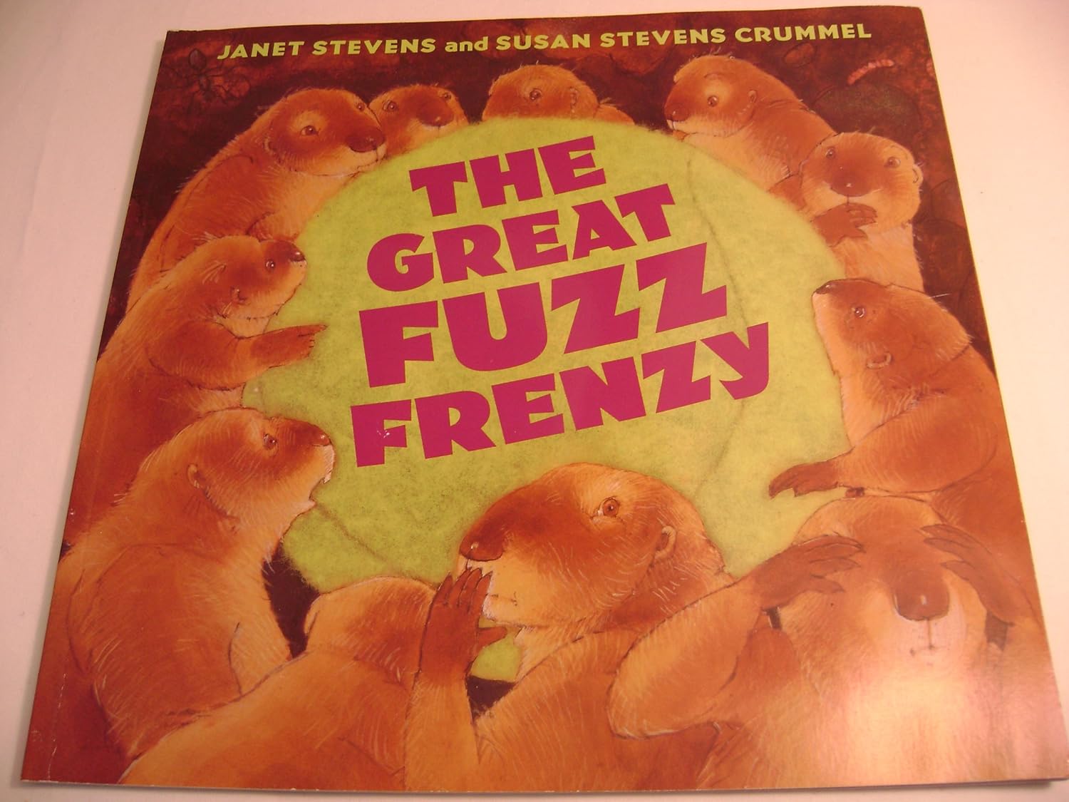 The Great Fuzz Frenzy: Janet/ Crummel Susan Stevens Stevens: Amazon.com ...